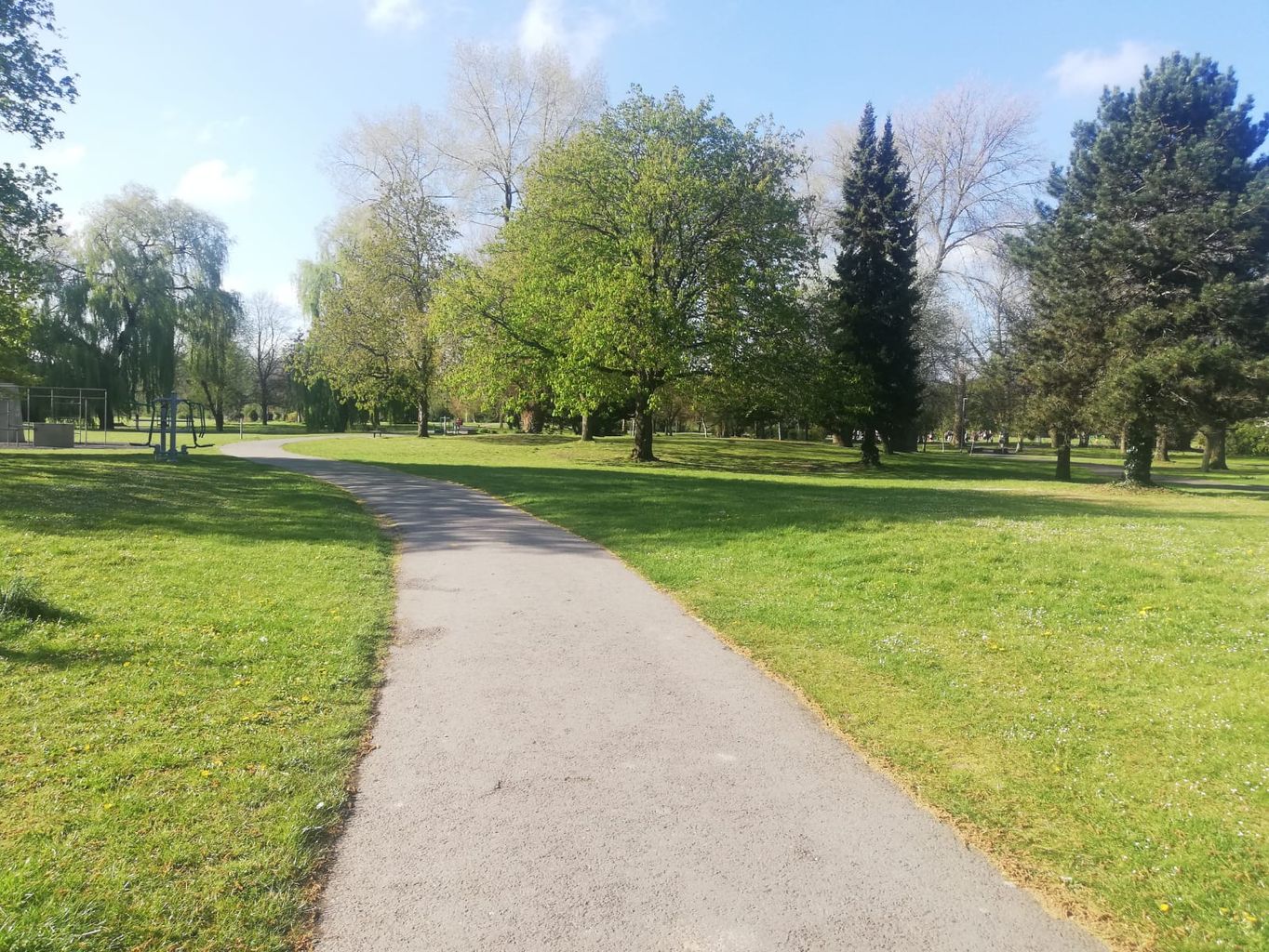 Help decorate Churchill Gardens in Salisbury for the open-air ...