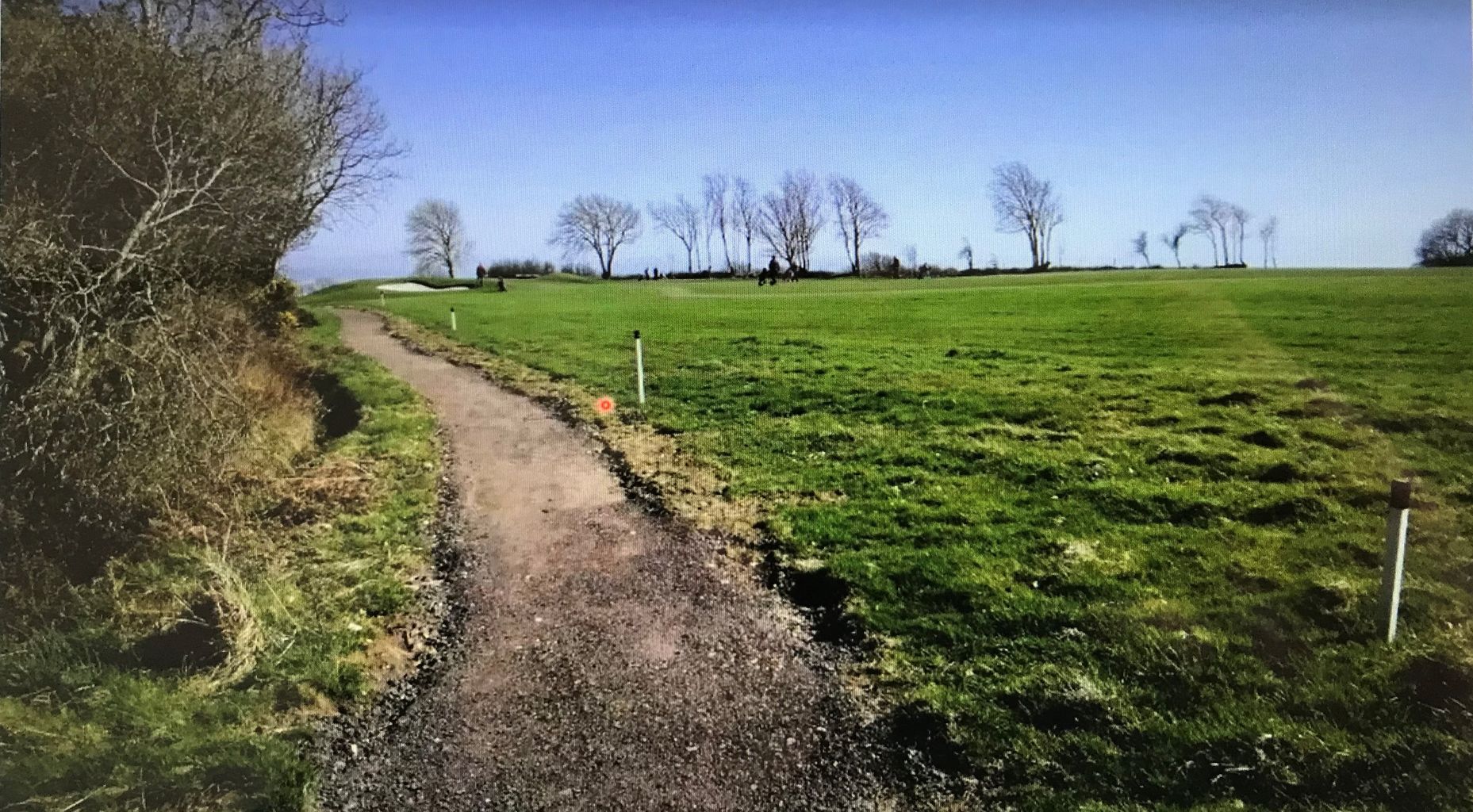 A safety fence is being put up on the edge of Lyme Regis Golf Course to ...