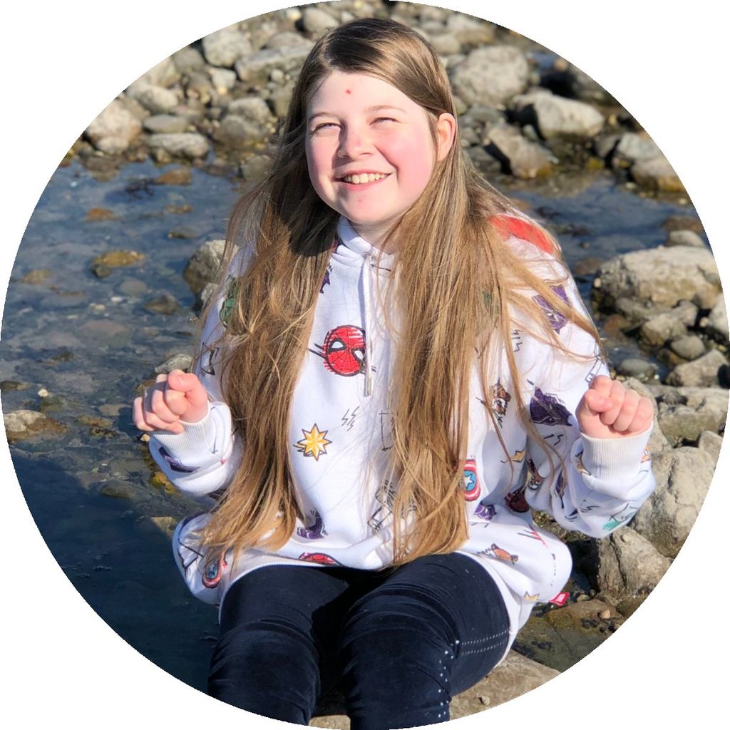 Brave Alice shaving her head | News - undefined