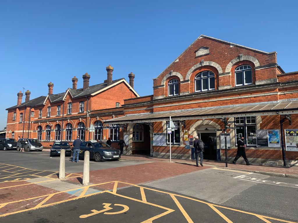 New £360,000 cycle hub for Salisbury train station with electric bike ...