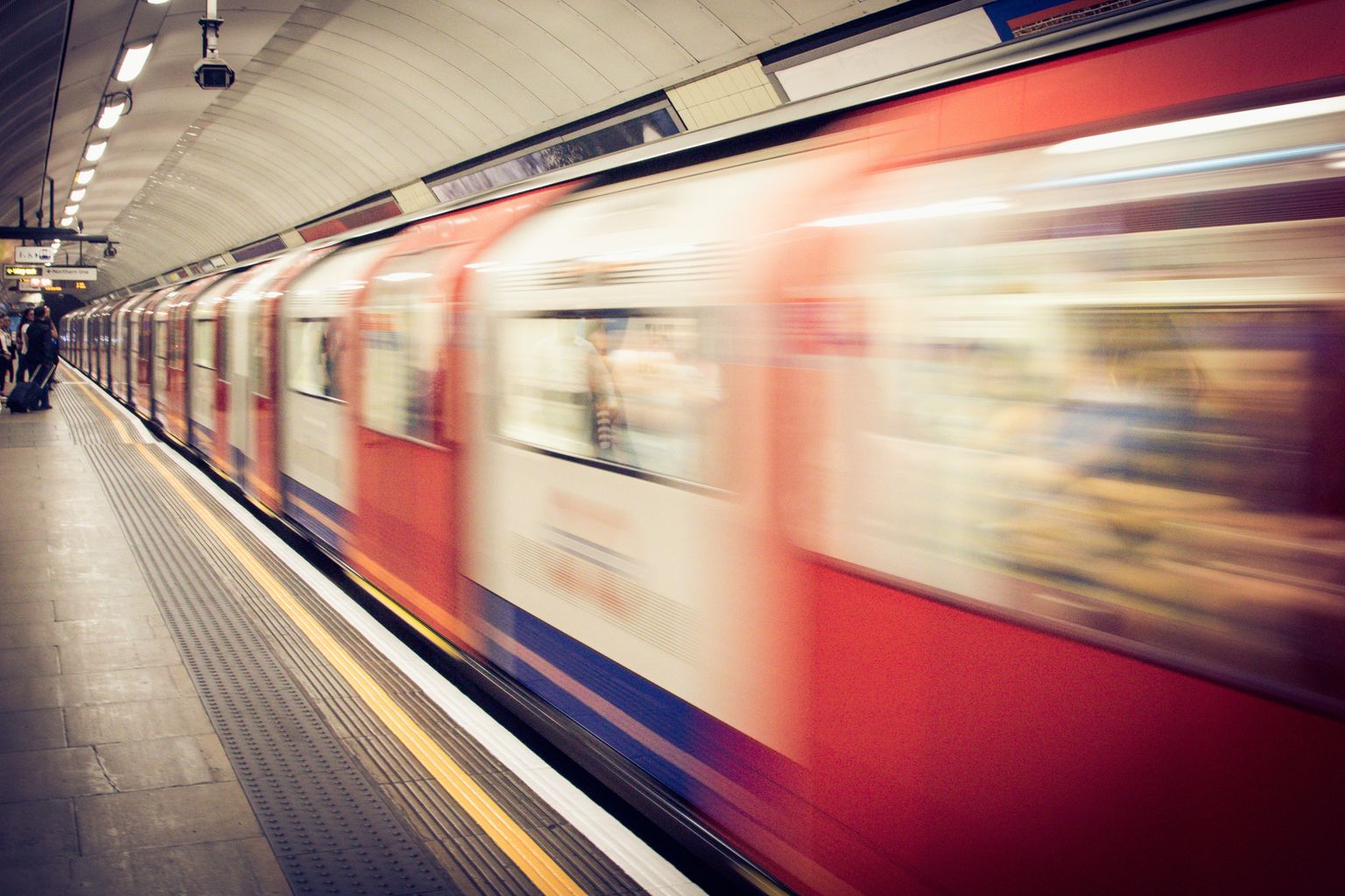 Waterloo and City line reopens to London commuters | News - Hits Radio ...