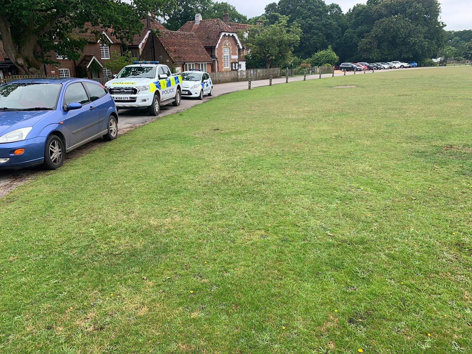Car with no insurance, tax or MOT seized outside primary school in New ...