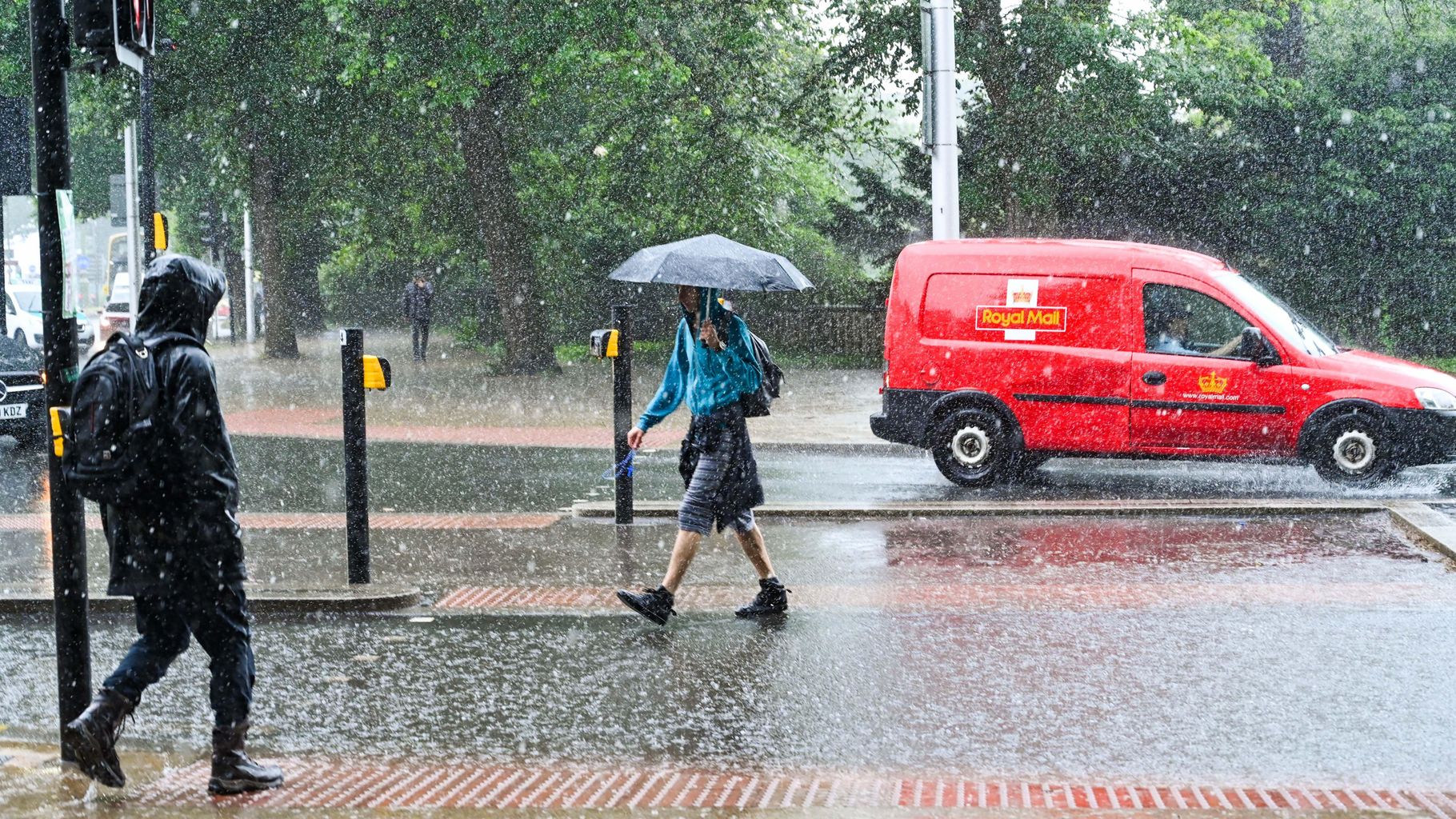 Yellow alert for rain and warning of flash floods over weekend