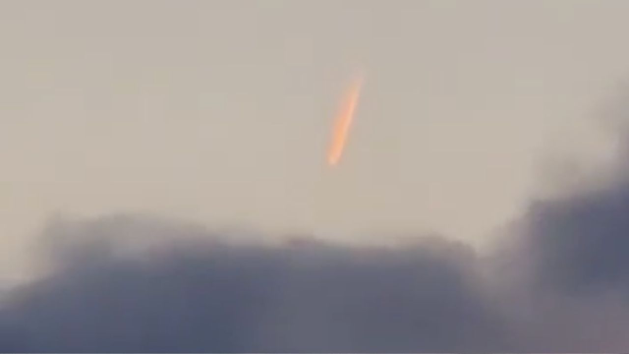 Did you see this mysterious fireball in the sky over Co Down last night ...