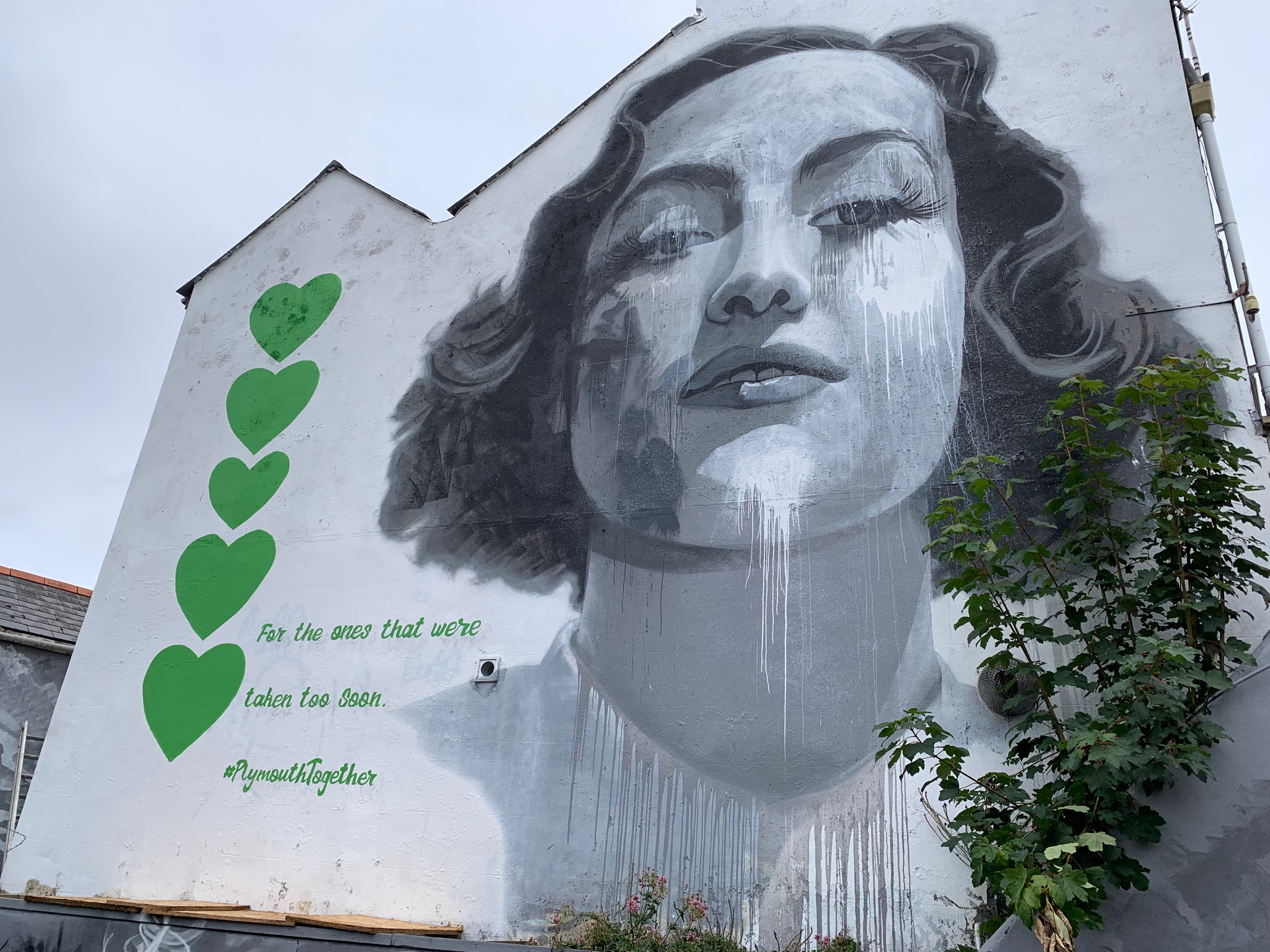 Touching tribute to Plymouth shooting victims appears on local home ...