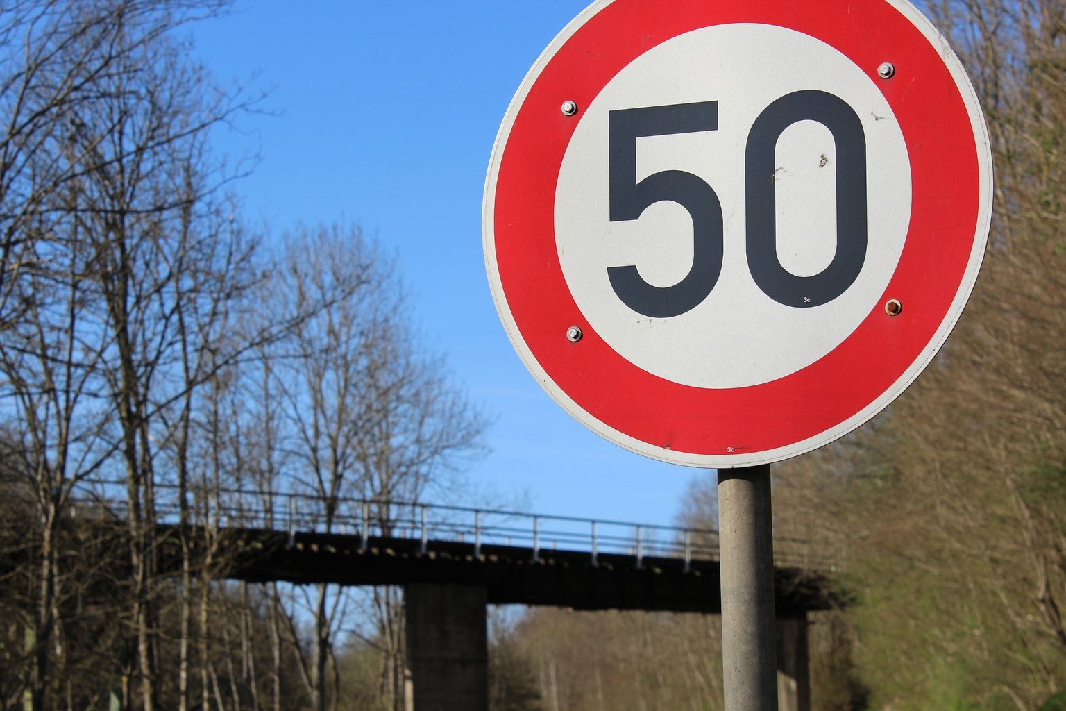 Hundreds sign petition to lower A413 speed limit in Bucks