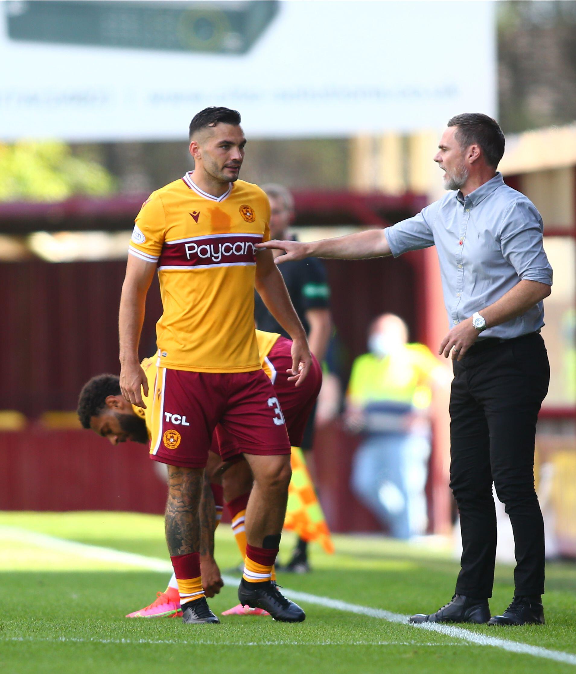 Motherwell's Tony Watt set to complete Dundee United move today