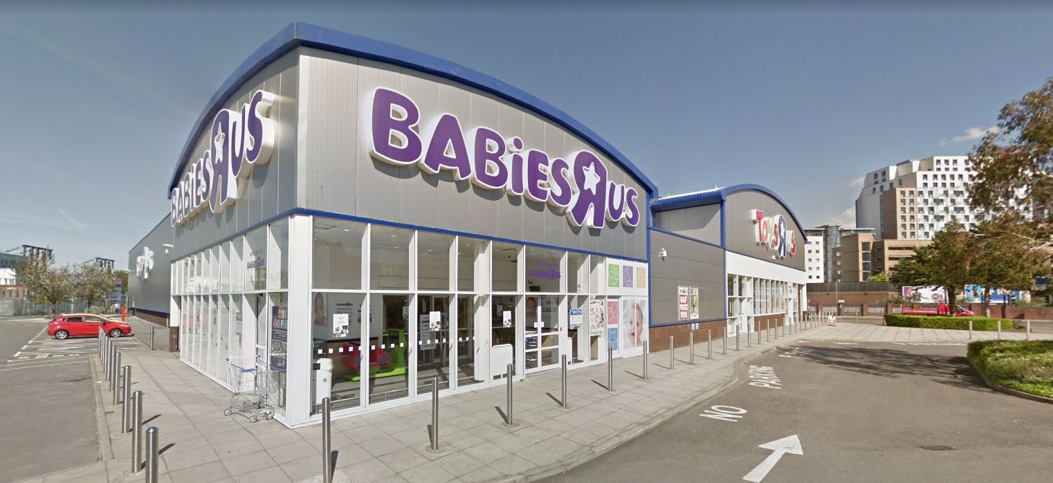 Southampton Toys 'R' Us building reopens to house Ukrainian aid | News ...