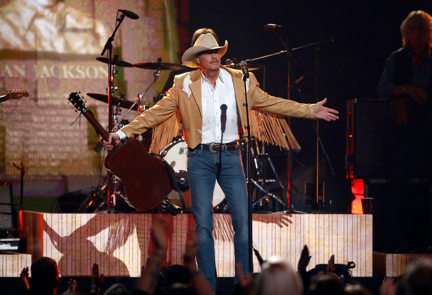 Alan Jackson reveals he's been living with degenerative nerve disease ...