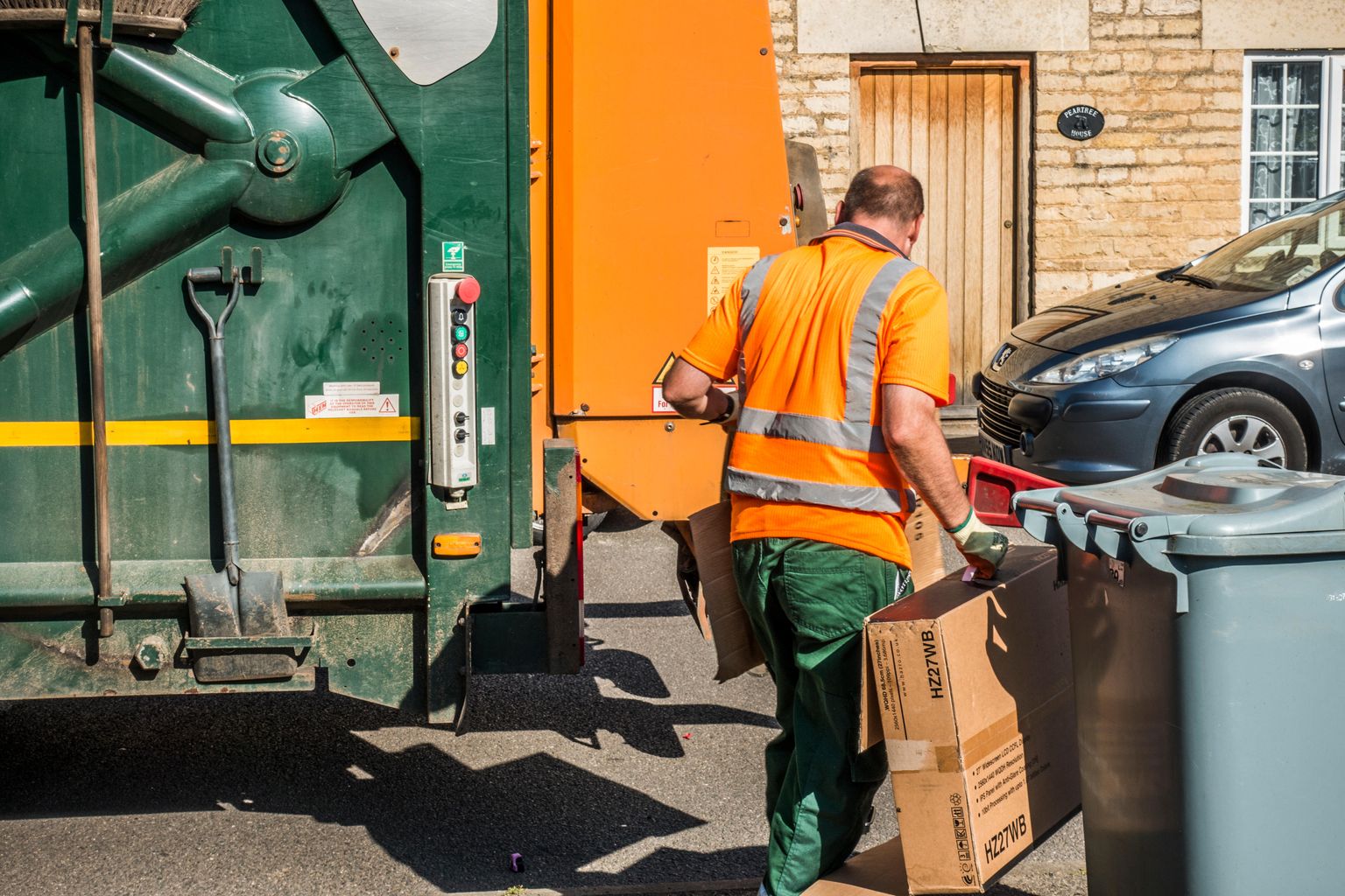 Pay rises for South Holland bin lorry drivers as council tries to ...