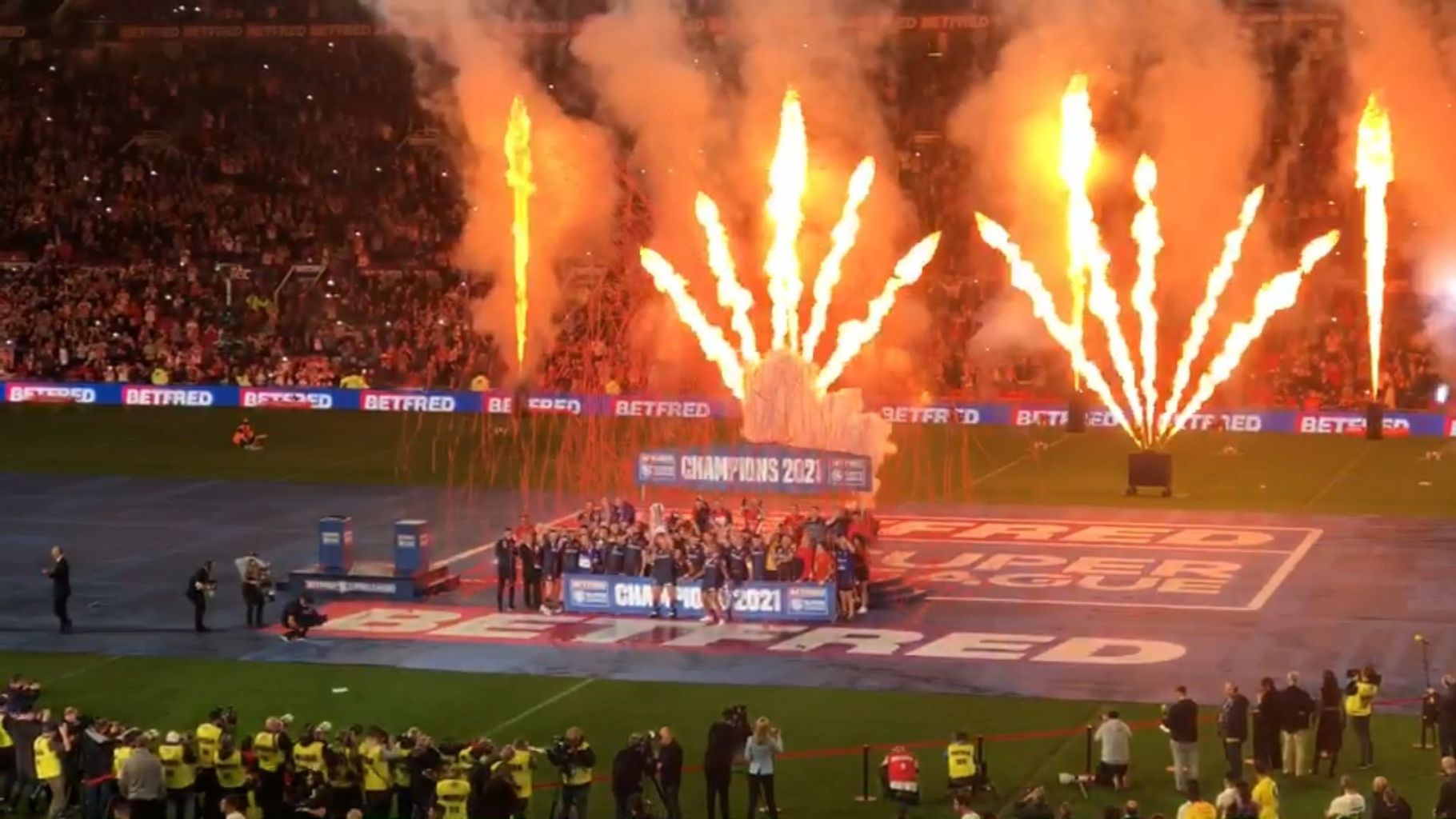 Saints win third successive super league title