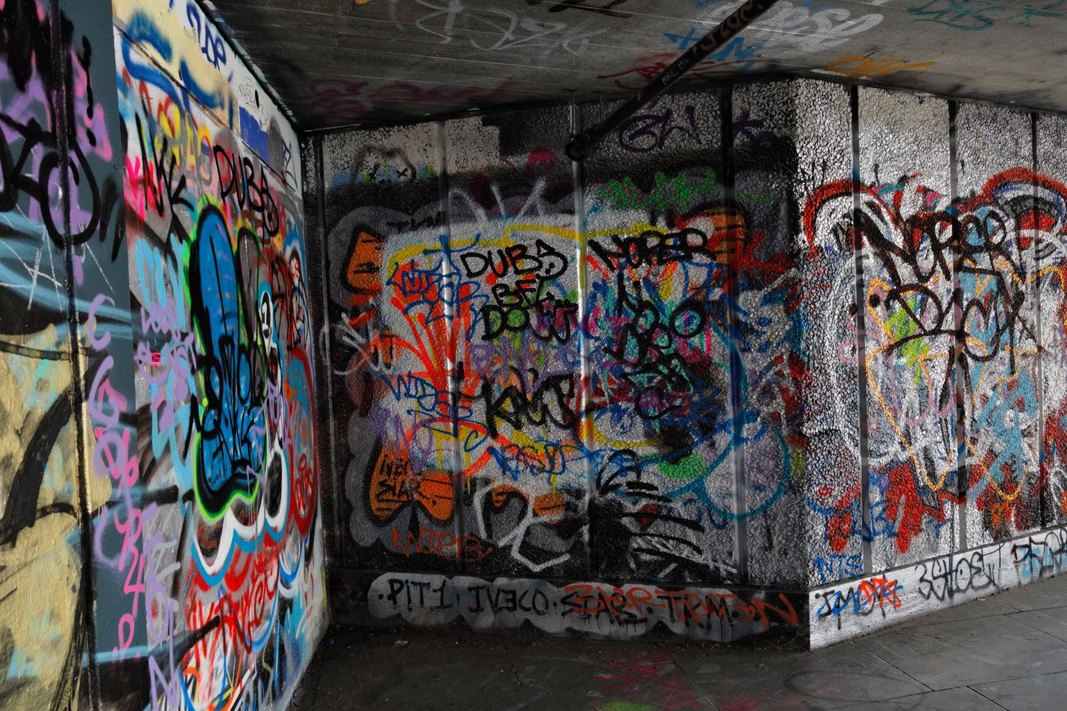 Reading plans graffiti 'purge' | News - Greatest Hits Radio (Berkshire ...