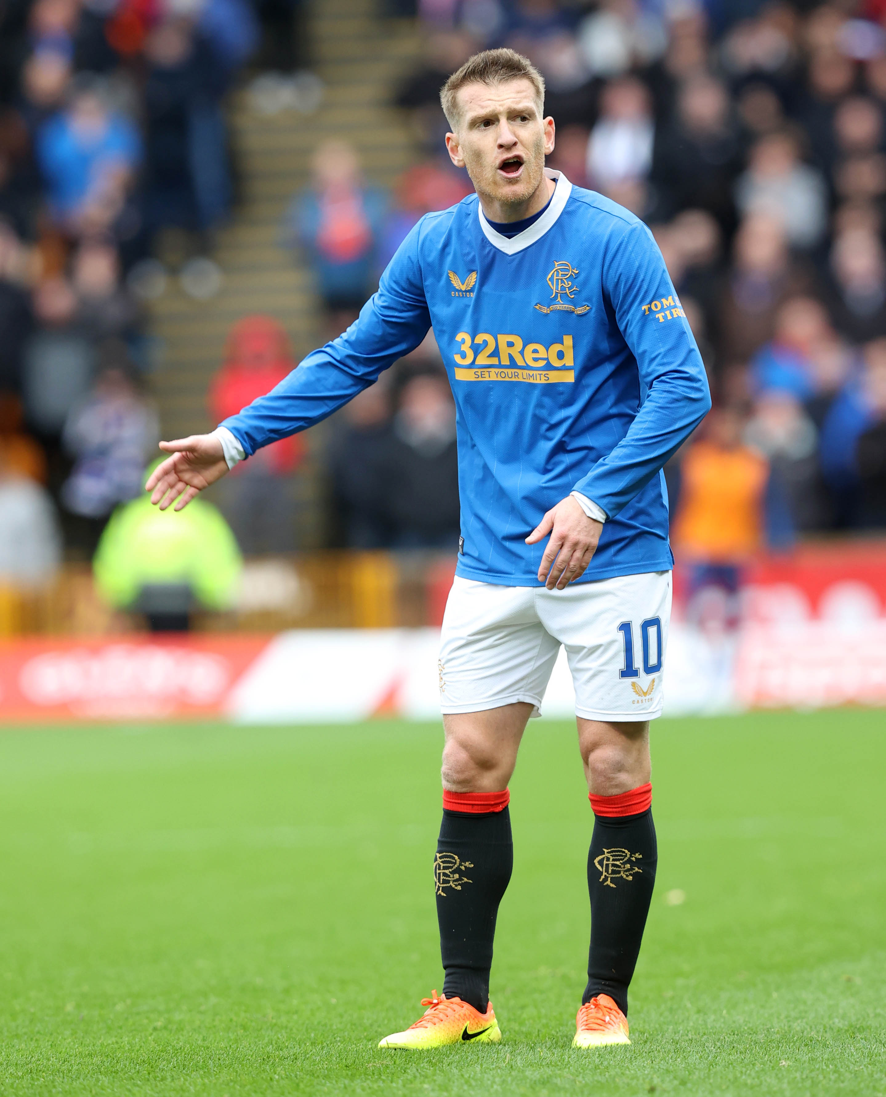 Steven Davis responds to Aston Villa interest in Steven Gerrard