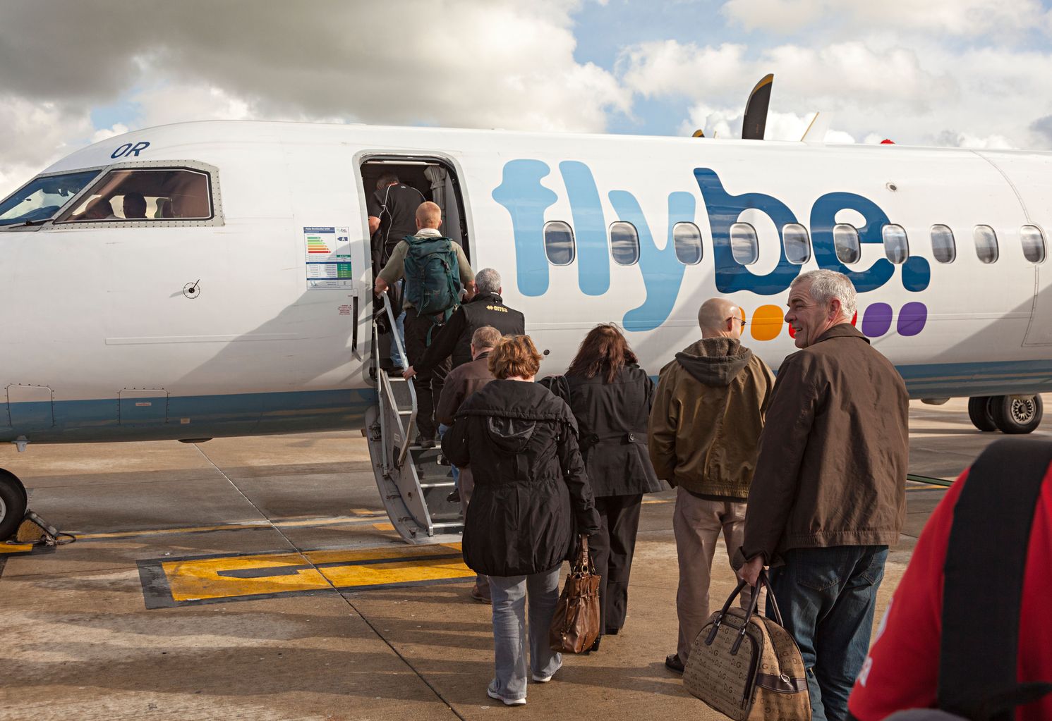 Flybe to return to the skies with hundreds of jobs to be created
