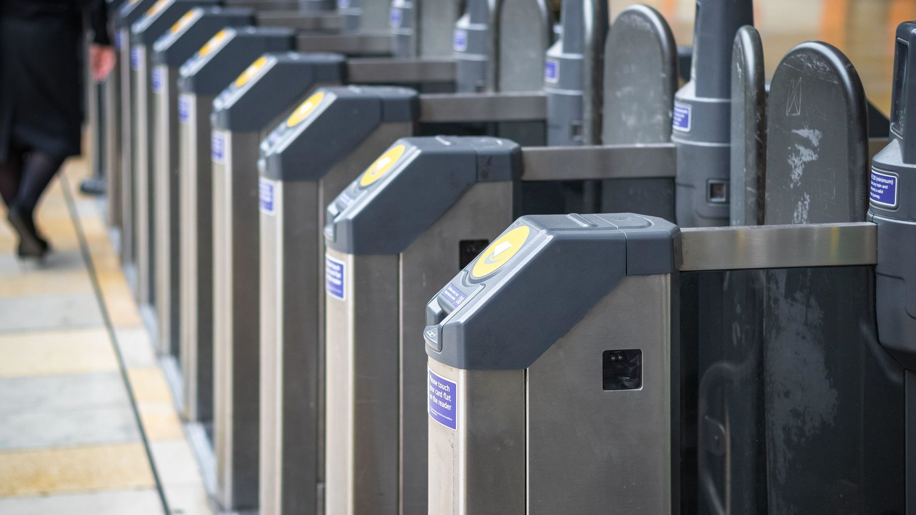 Contactless ticketing to be introduced at 400 north train stations