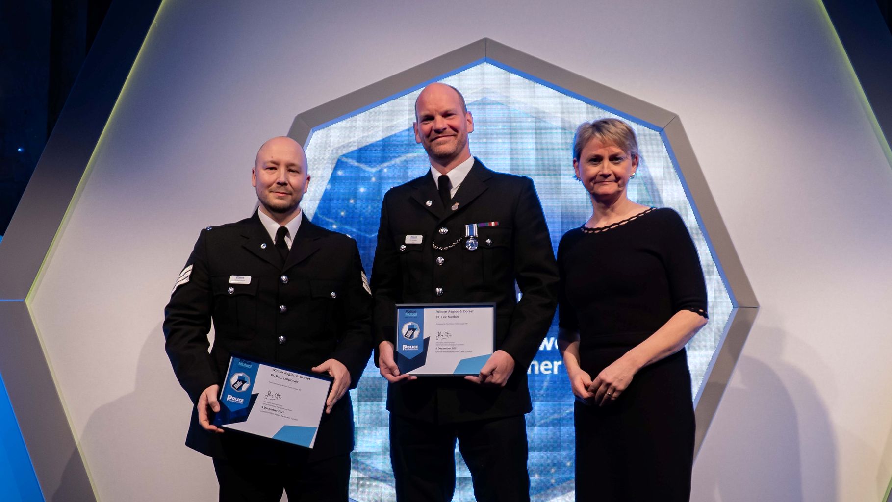 Dorset Police officers win bravery award | News - Greatest Hits Radio