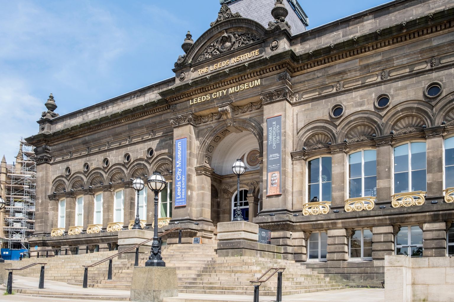 Landmarks in Leeds to light up green for NSPCC's ‘Walk for Children’ event