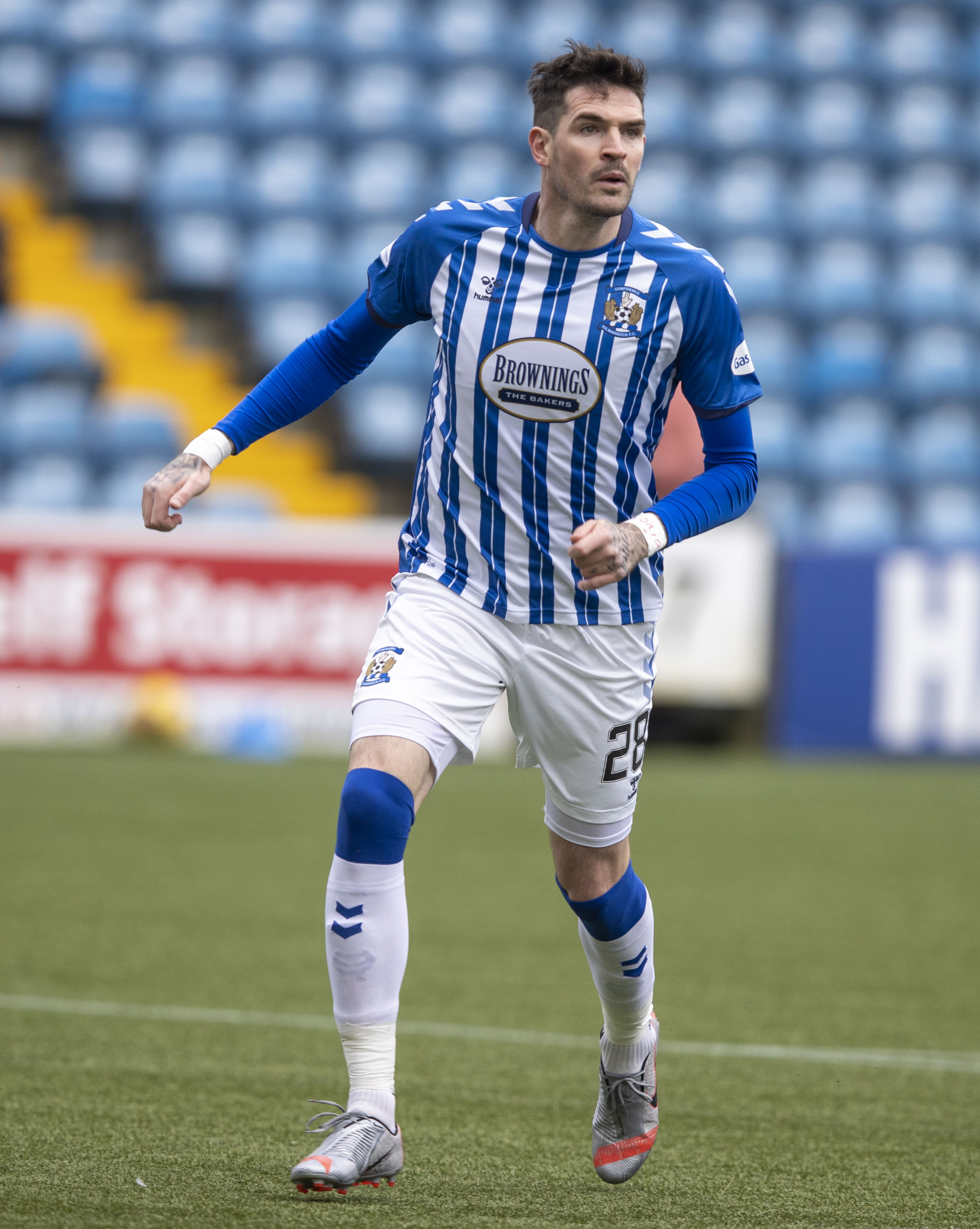 Kyle Lafferty becomes free agent after leaving Anorthosis Famagusta