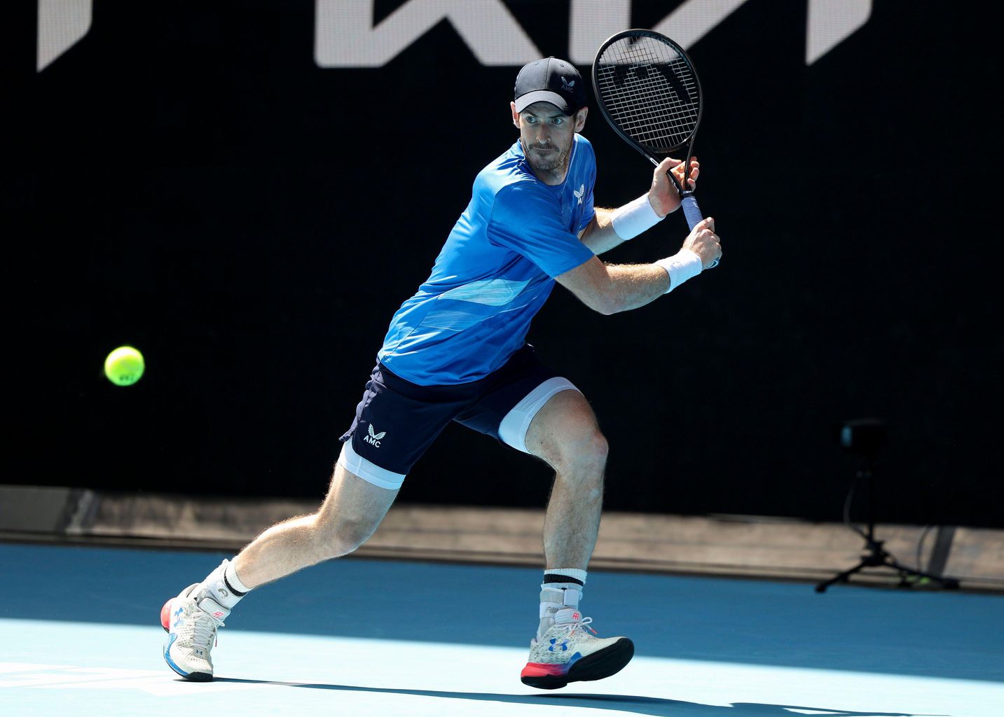 Andy Murray through to Australian Open second round
