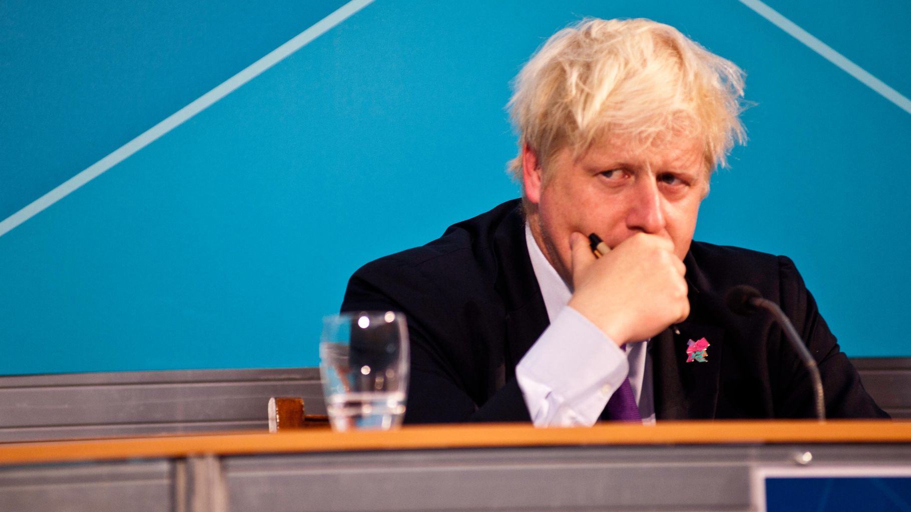 Tory MP Wragg accuses No10 of "blackmailing" Boris Johnson rebels