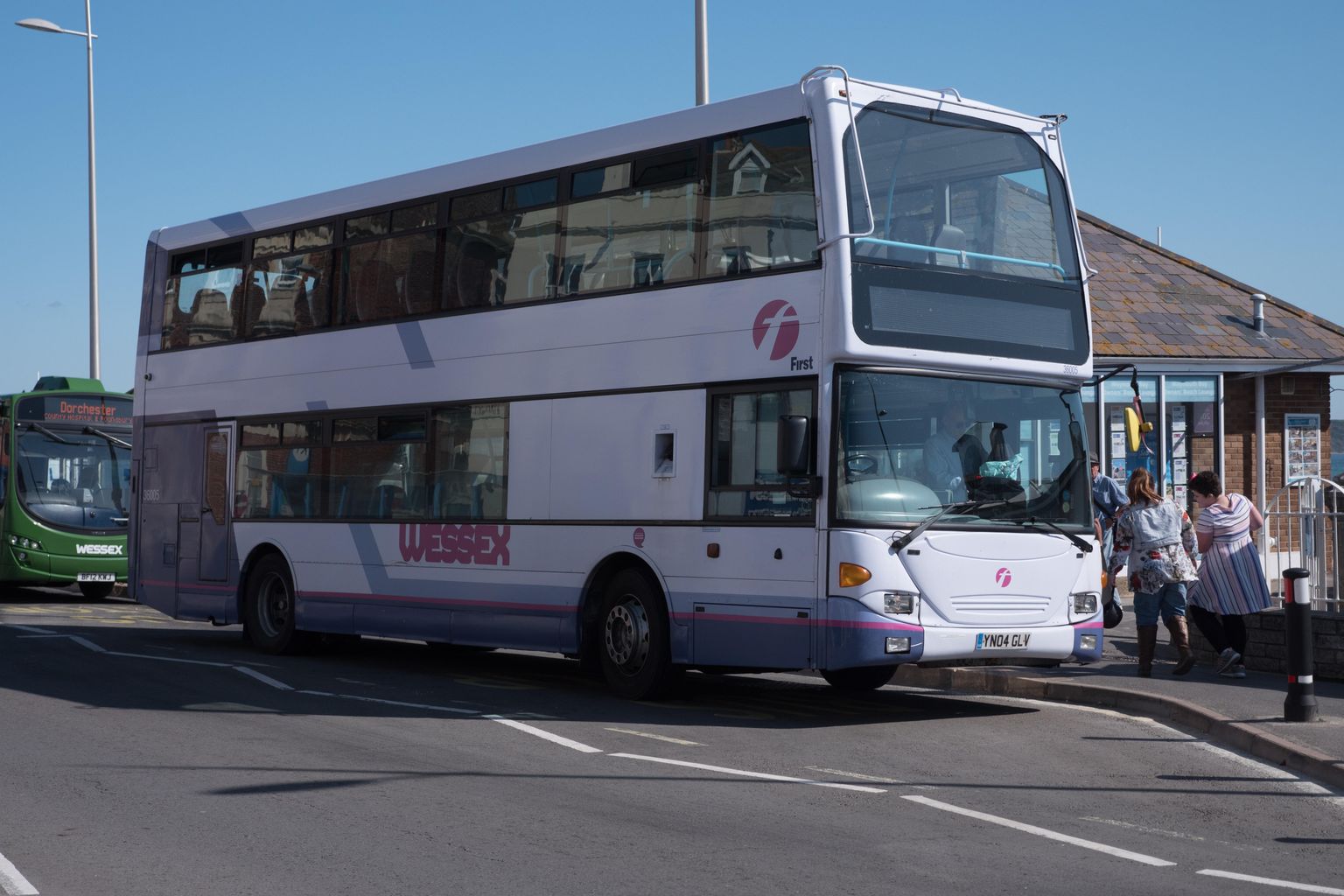 Weymouth bus drivers win inflation busting pay deal