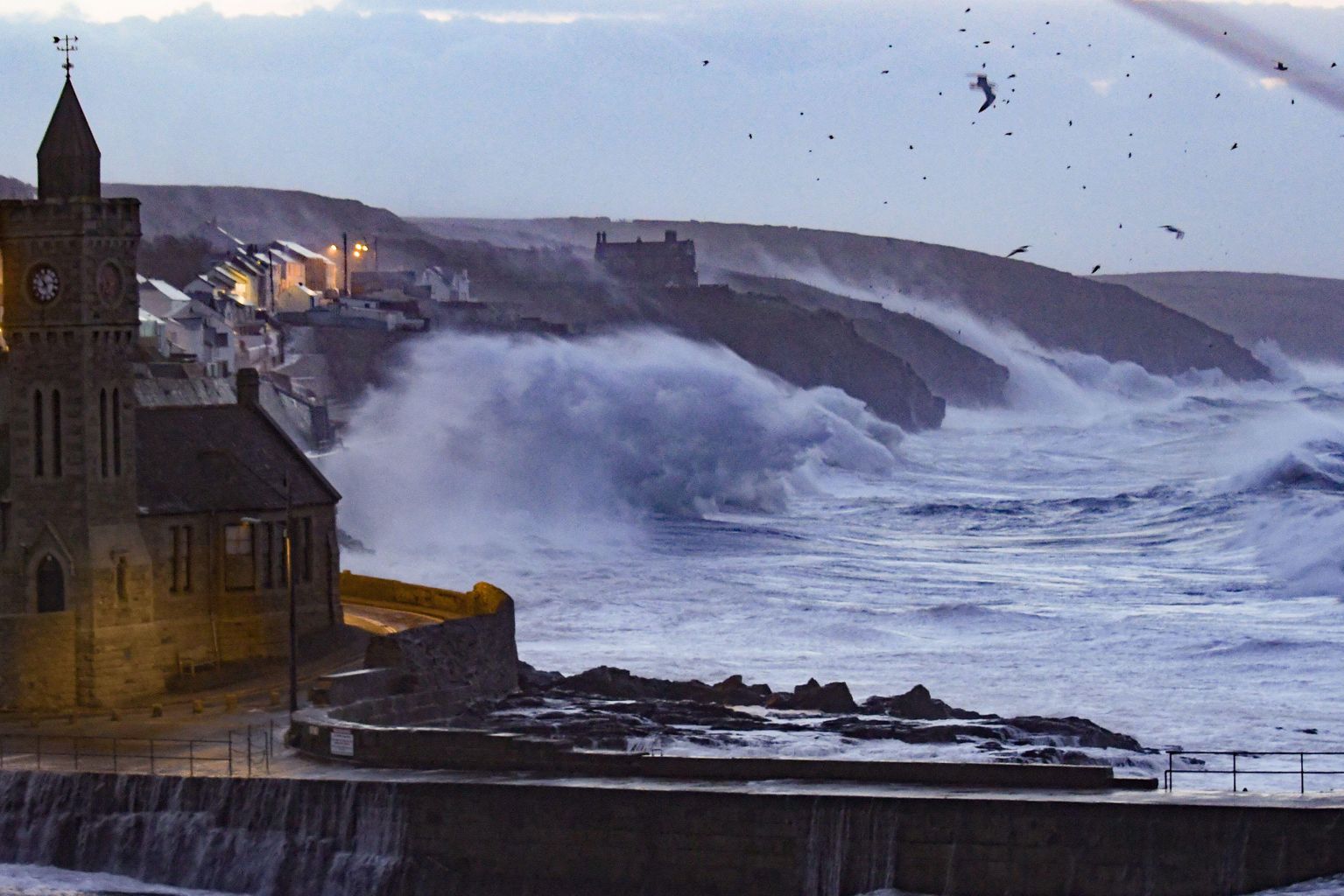 East prepares for more bad weather as Storm Franklin hits UK | News ...