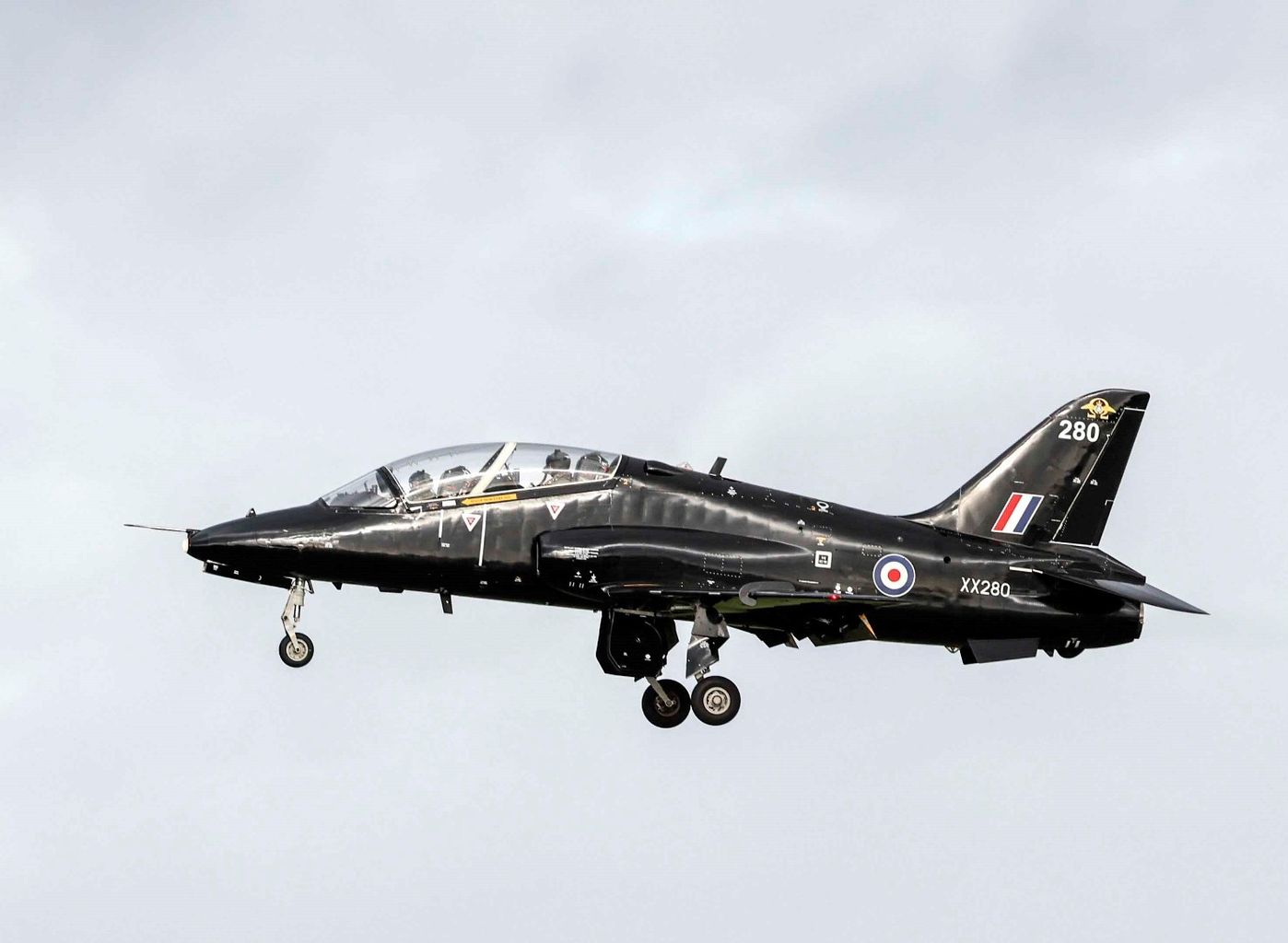Famous Hawk jets from Culdrose to make last ever flight across Cornwall ...