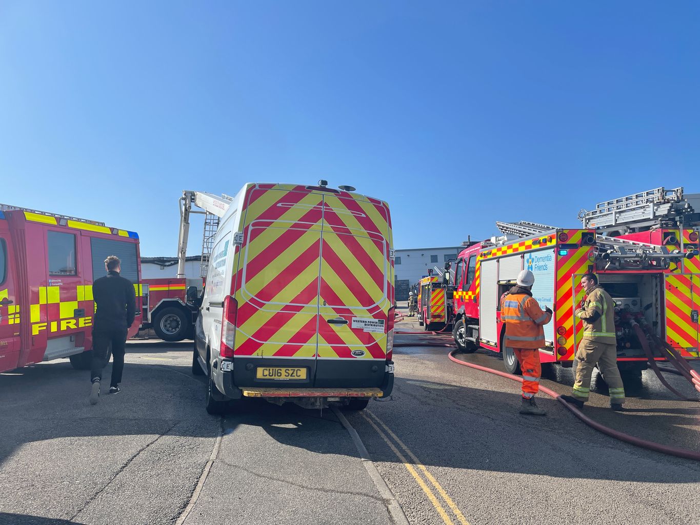 Flames of huge fire in St Ives were 30ft high and 'blew out a window'