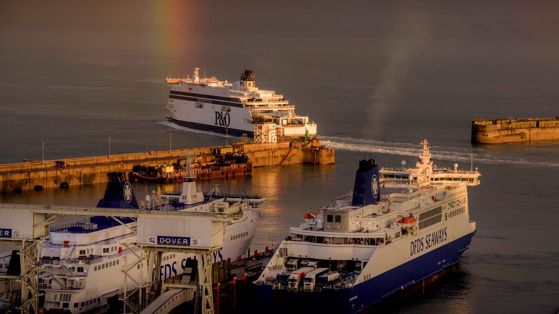Port of Dover: Pleas for motorists to follow traffic plan after hours ...
