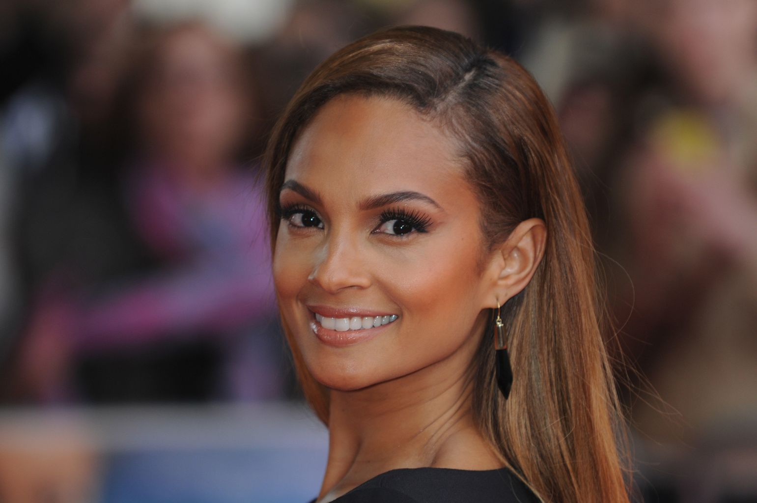 VIDEO: Welsh Food Artist Creates Portrait Of Alesha ..Using Biscuits ...