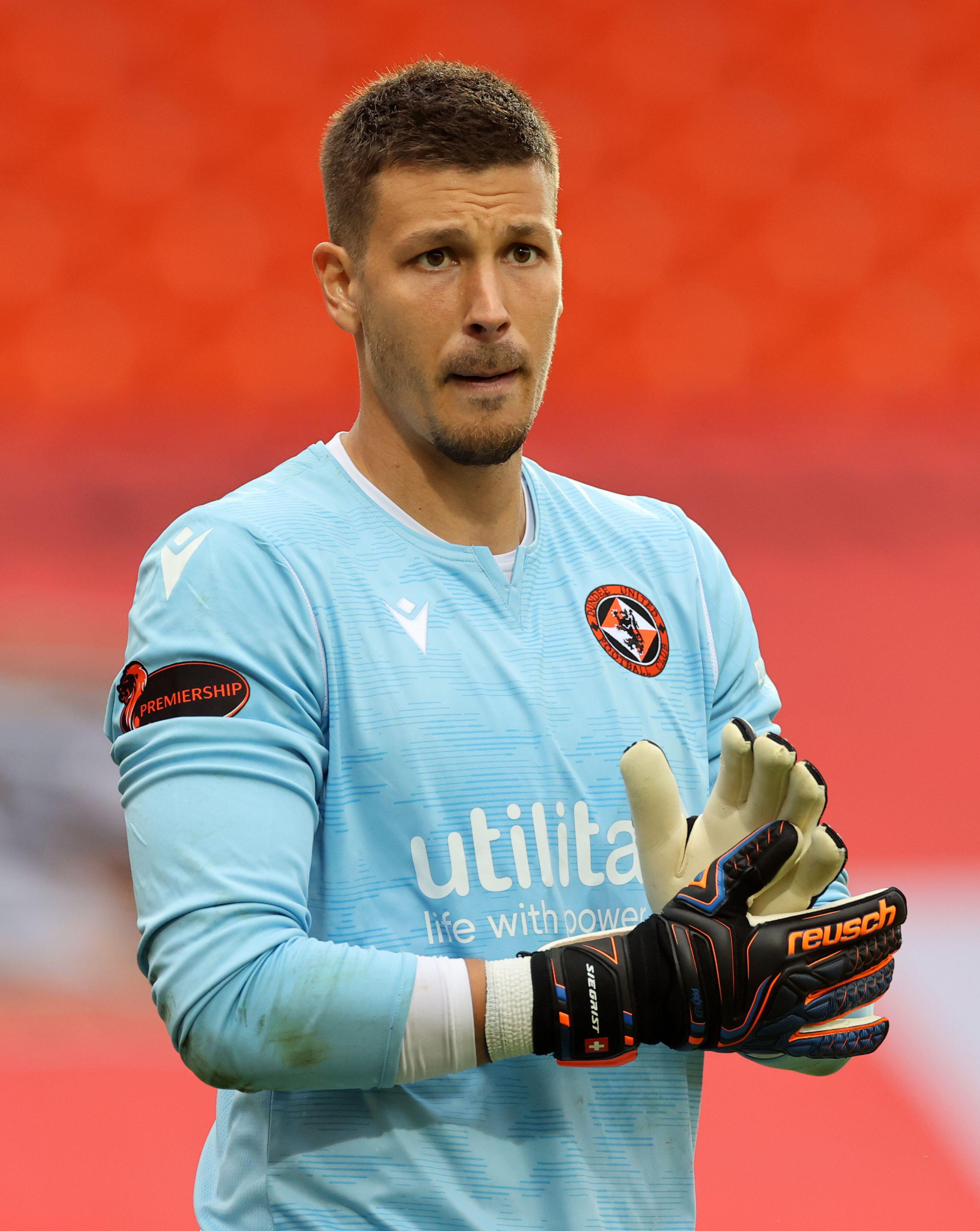 Celtic sign former Dundee United goalkeeper Benjamin Siegrist