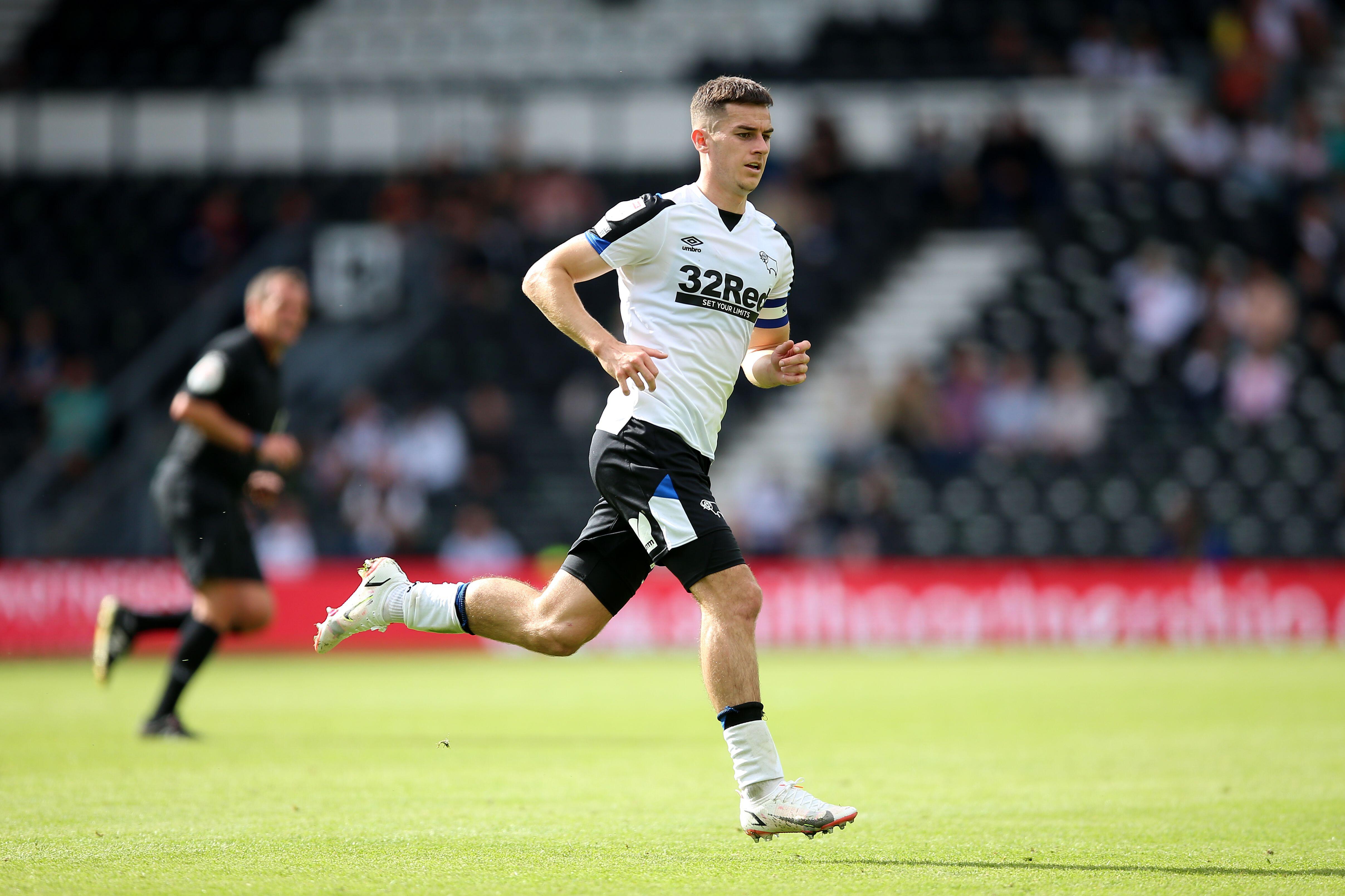 Rangers complete signing of free agent Tom Lawrence.