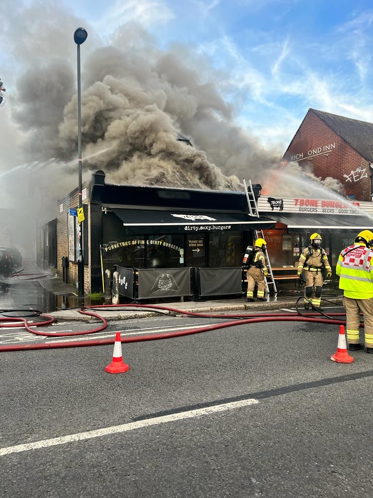 Iconic restaurant destroyed by fire | News - Hits Radio (South Coast)