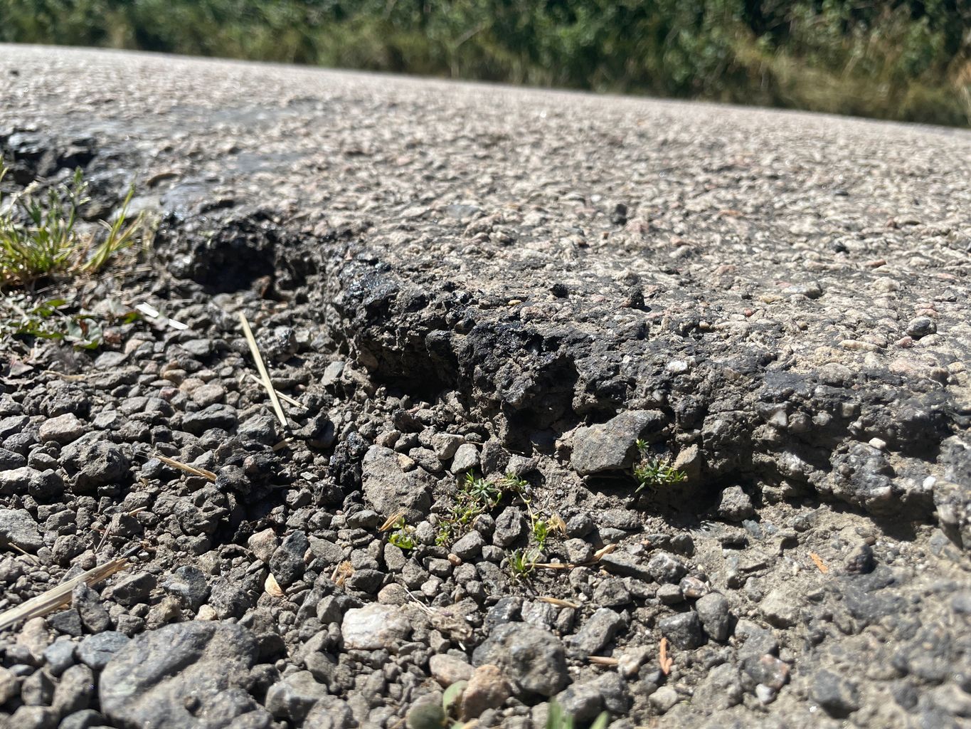 Warning to drivers as 'extreme heat' causes 'melted' roads in Cornwall ...