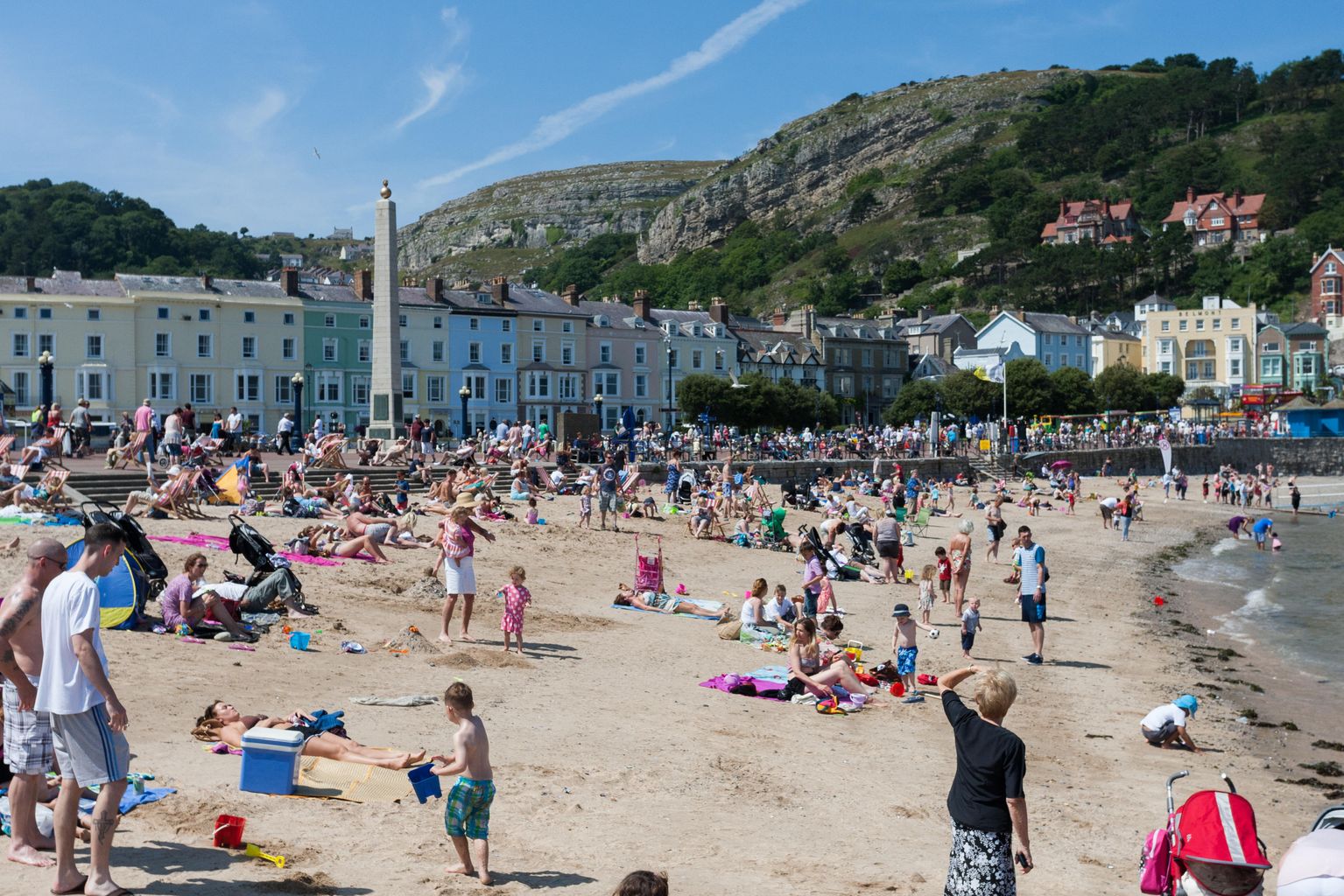 Amber heat warning for Wales as temperatures could hit 37 degrees ...