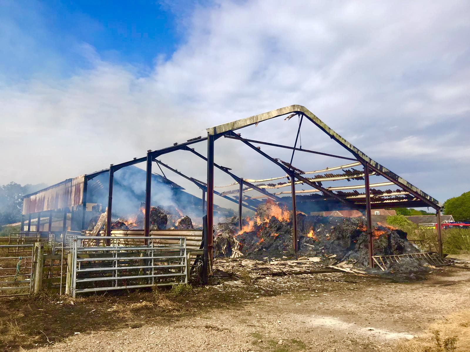 Barn fire fought by crews from Hampshire and Dorset | GHR Salisbury