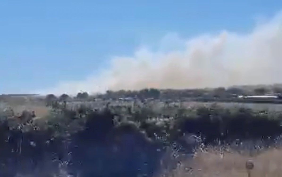 'Massive' fire breaks out in field just off Cornwall's A30