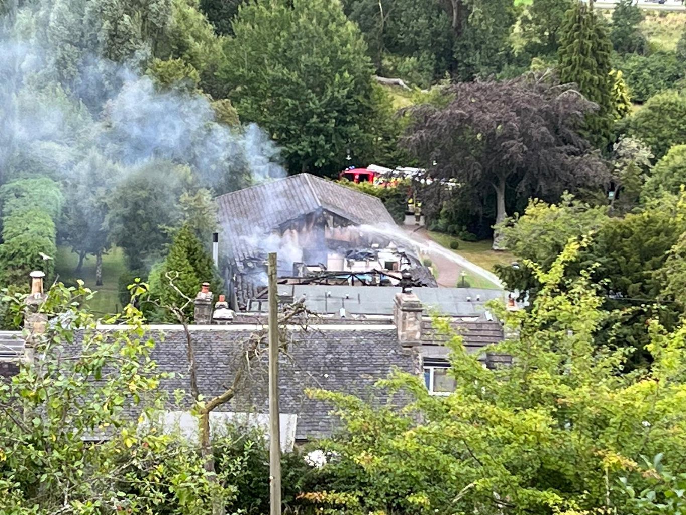 Fire crews are responding to a blaze at the Popinjay Hotel in Rosebank ...