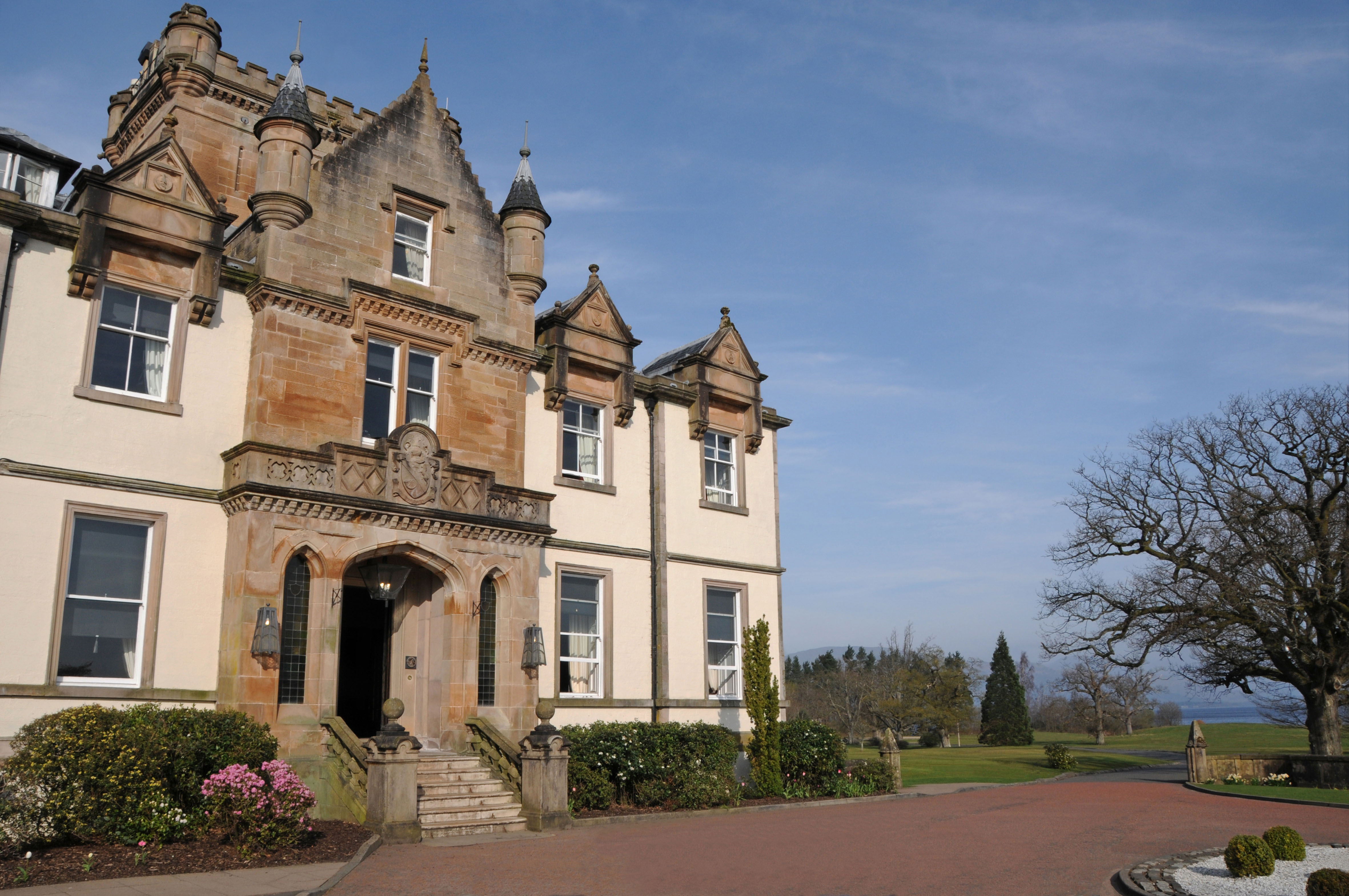 Cameron House hotel - where fatal blaze broke out - didn't run night ...