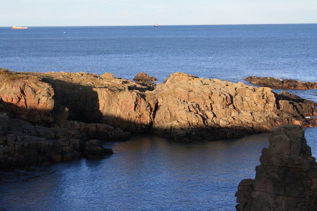Body found near Aberdeen cliffs | News - Northsound 1