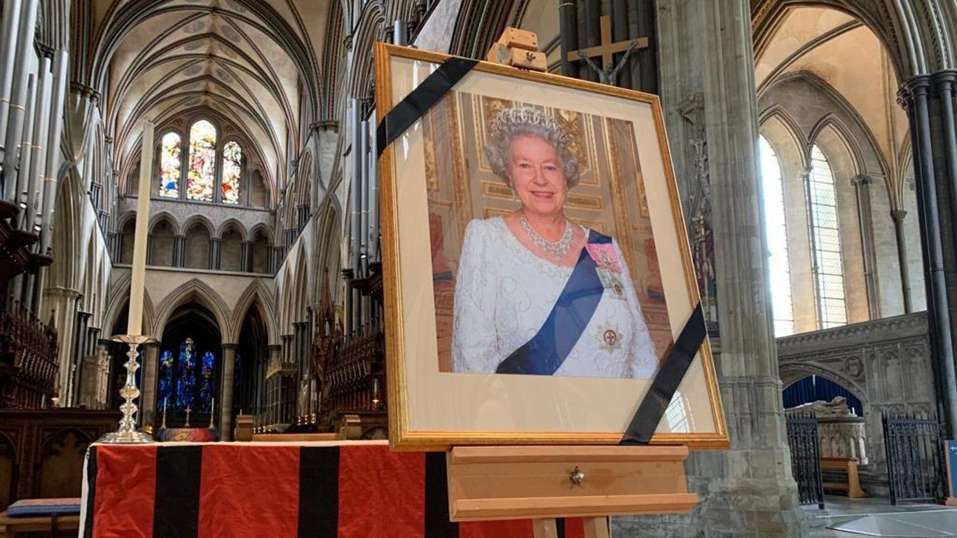 Salisbury Cathedral opens book of condolence to mourn the death of ...