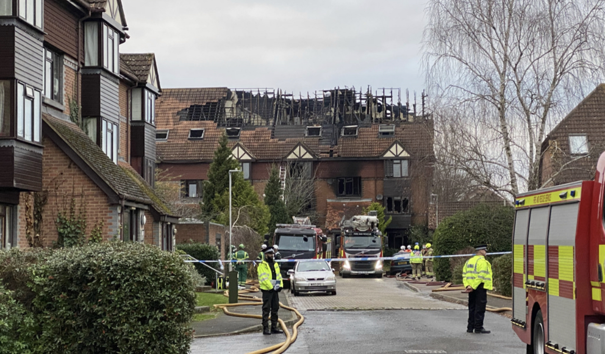 Man pleads guilty to murder & arson after setting fire to flats in ...