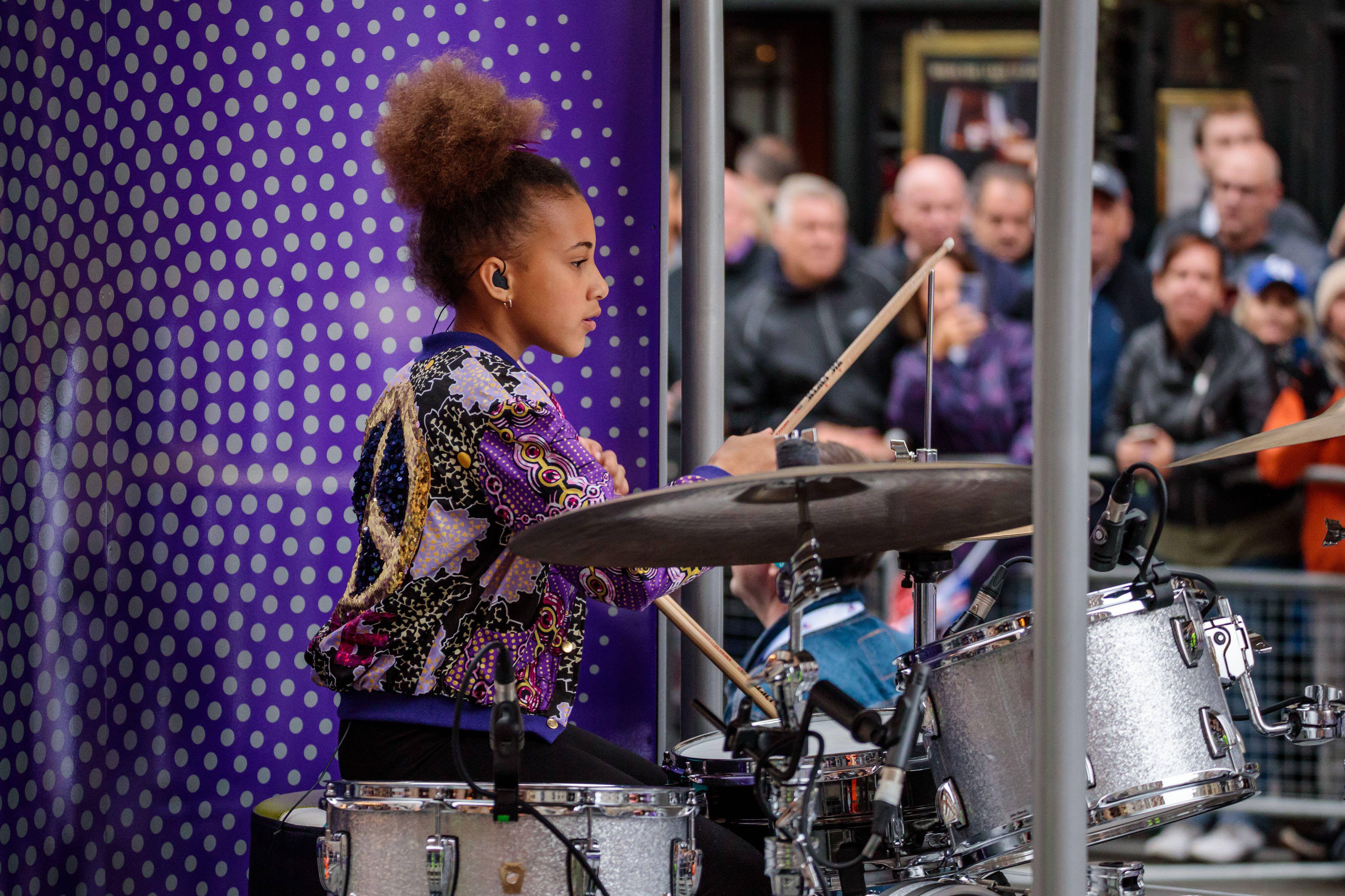Ipswich drummer Nandi Bushell releases debut single | News - Hits Radio