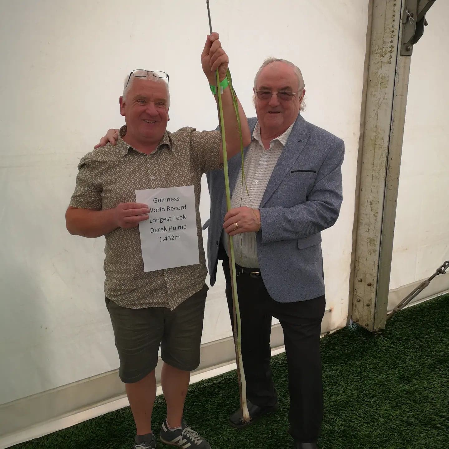 A man from Stoke has the world's LONGEST leek | News - Greatest Hits ...