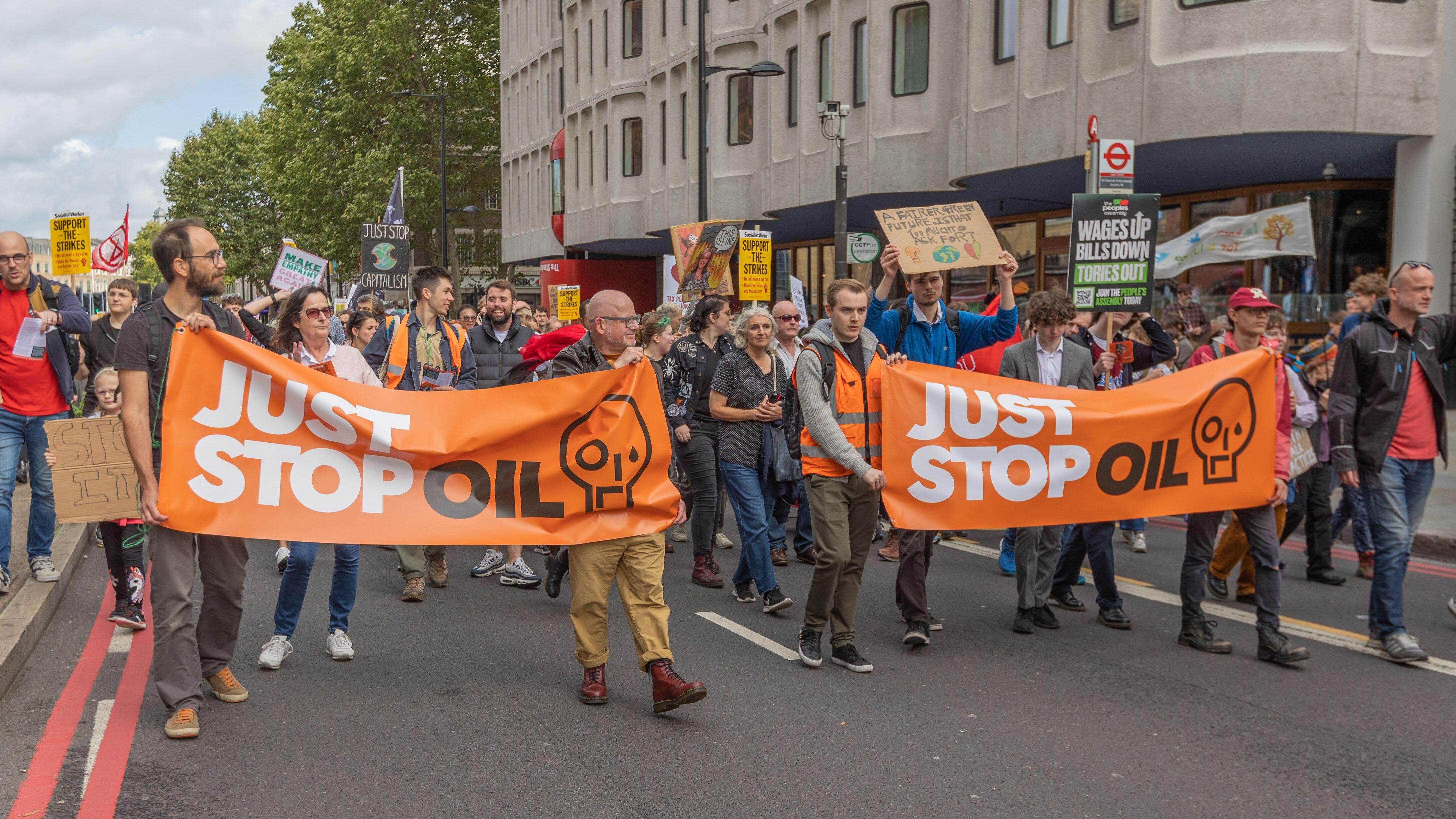 Over 100 Arrests Following London Protests