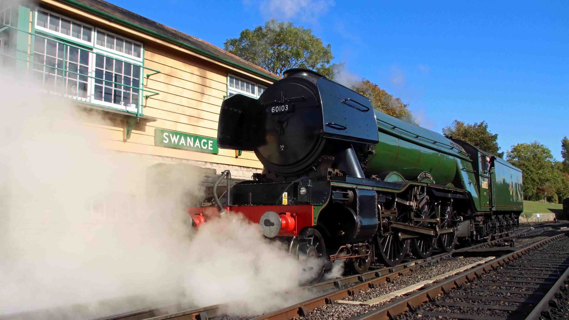Daughter of man who saved historic 'Flying Scotsman' to wave off ...