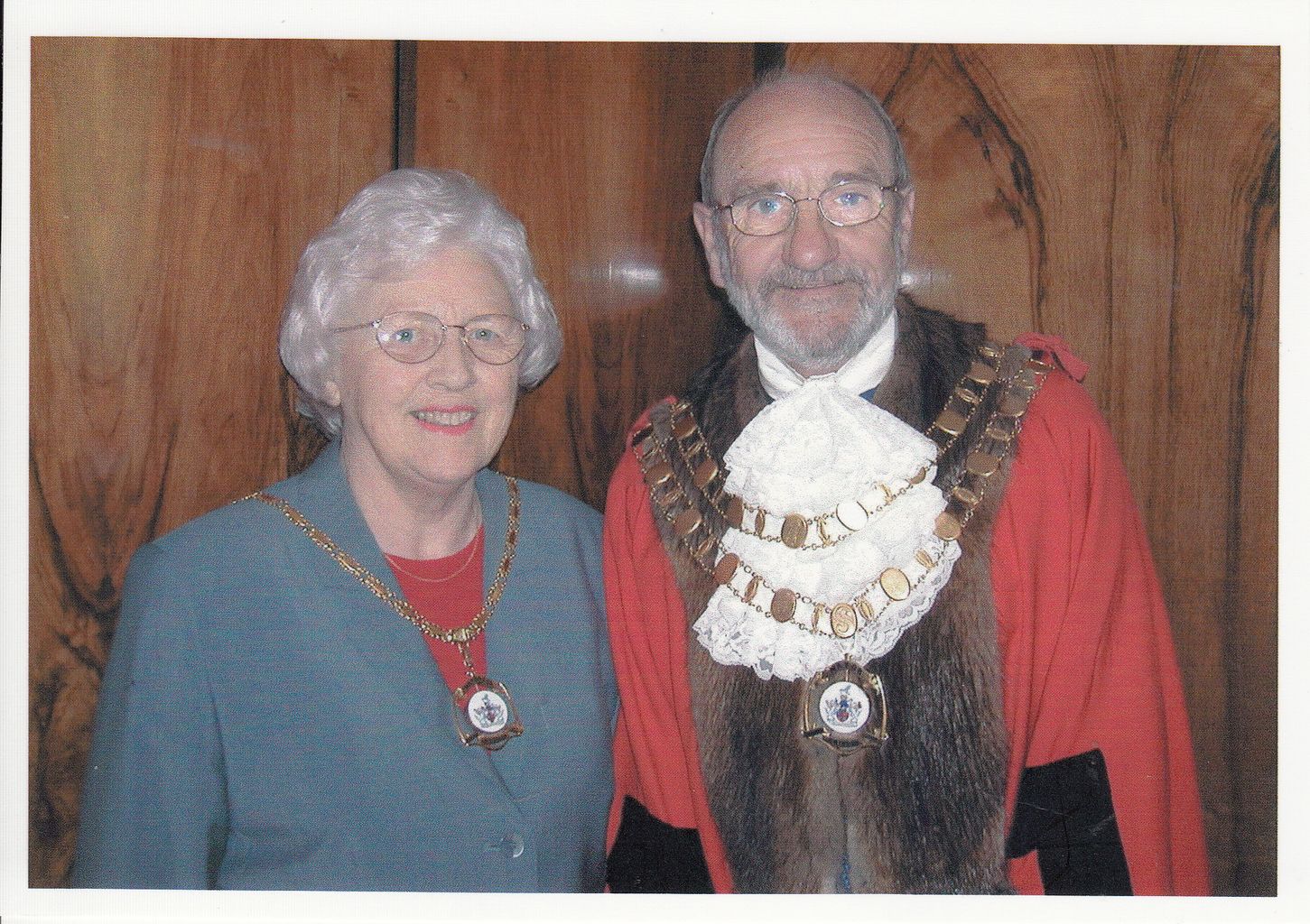 Tributes paid to former Swindon Mayor