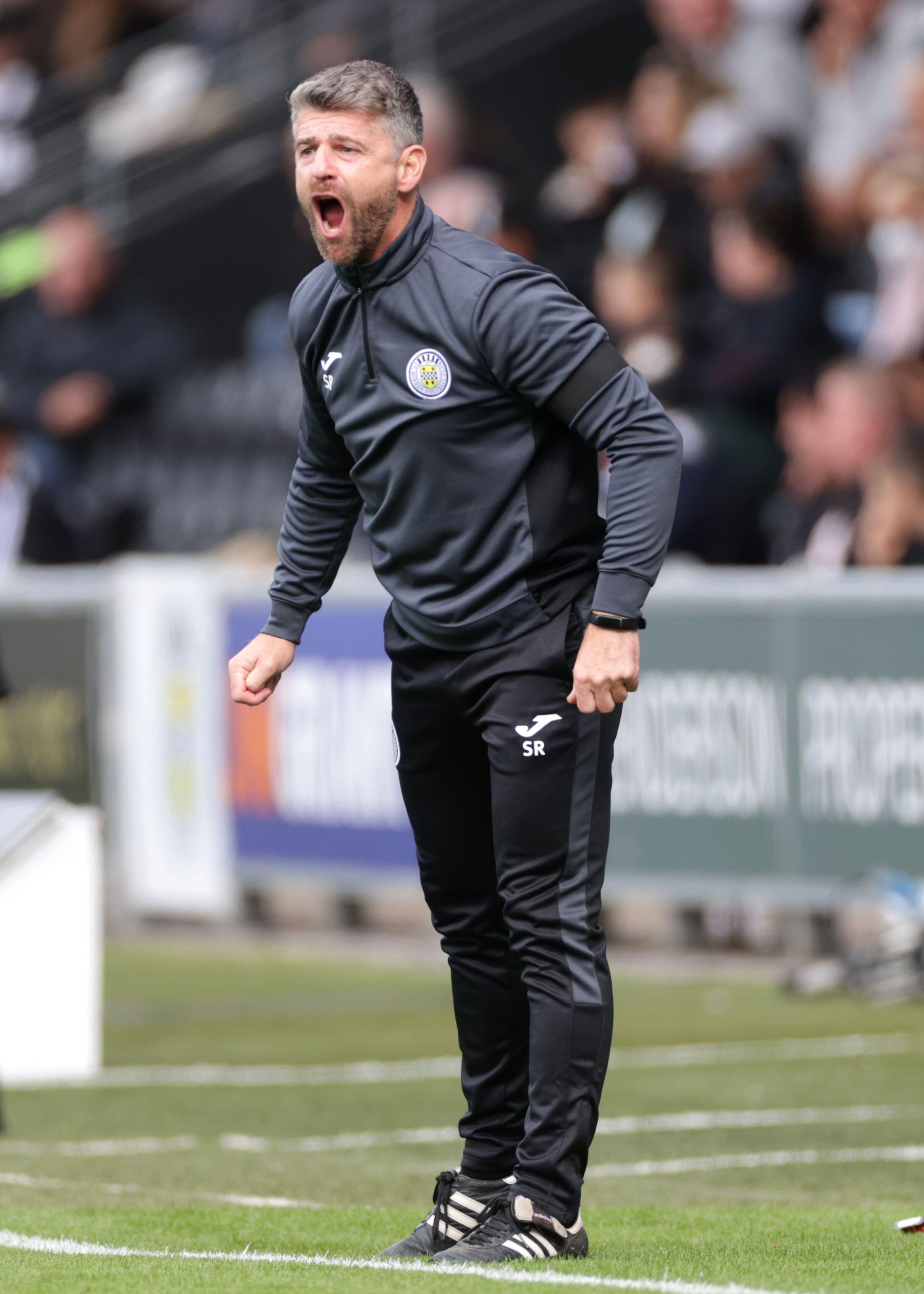 Stephen Robinson not focused on Luton Town links