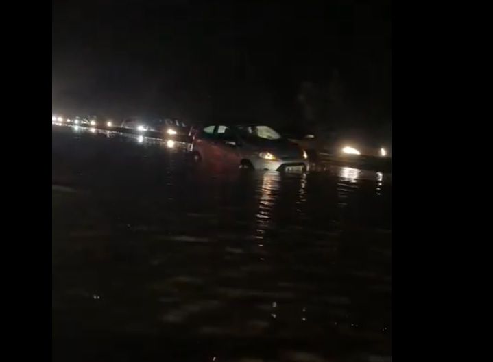 Around 20 cars stuck in flood water after heavy rain causes chaos ...