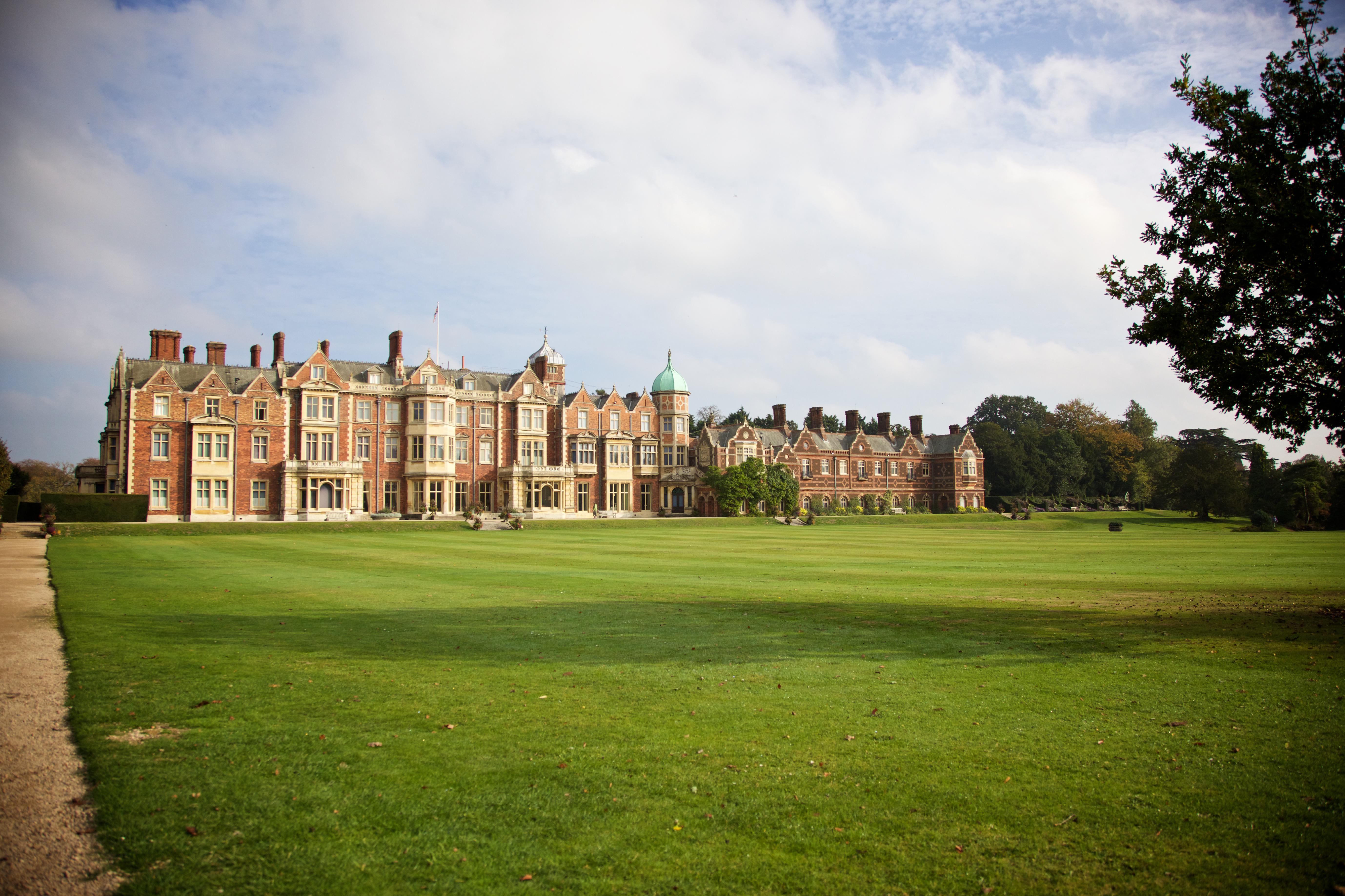 King to host 'traditional royal family Christmas' at Sandringham | News ...